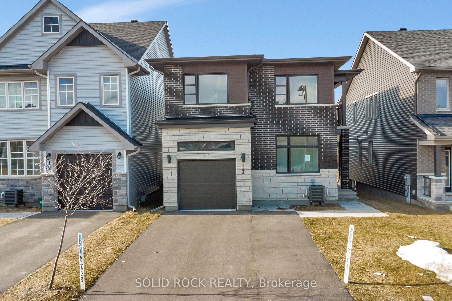 164 Minikan Street, Blossom Park - Airport and Area, ON K1X 0E5