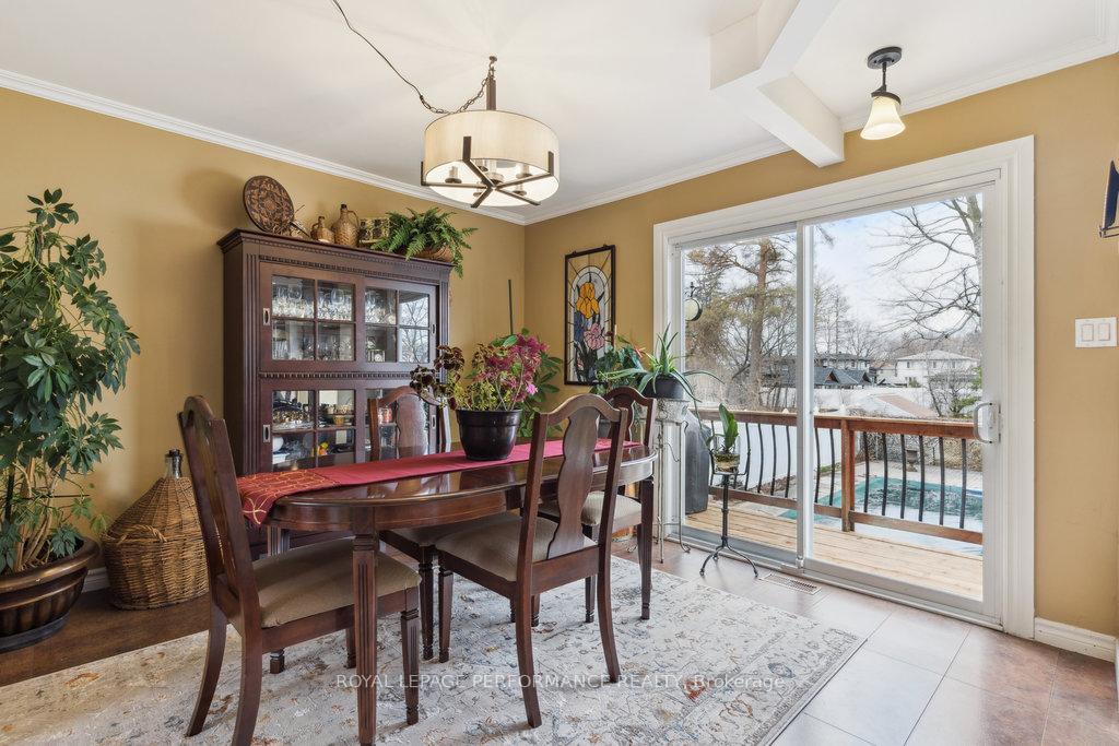 1645 Fisher Avenue, Mooneys Bay - Carleton Heights and Area, ON K2C 1X8