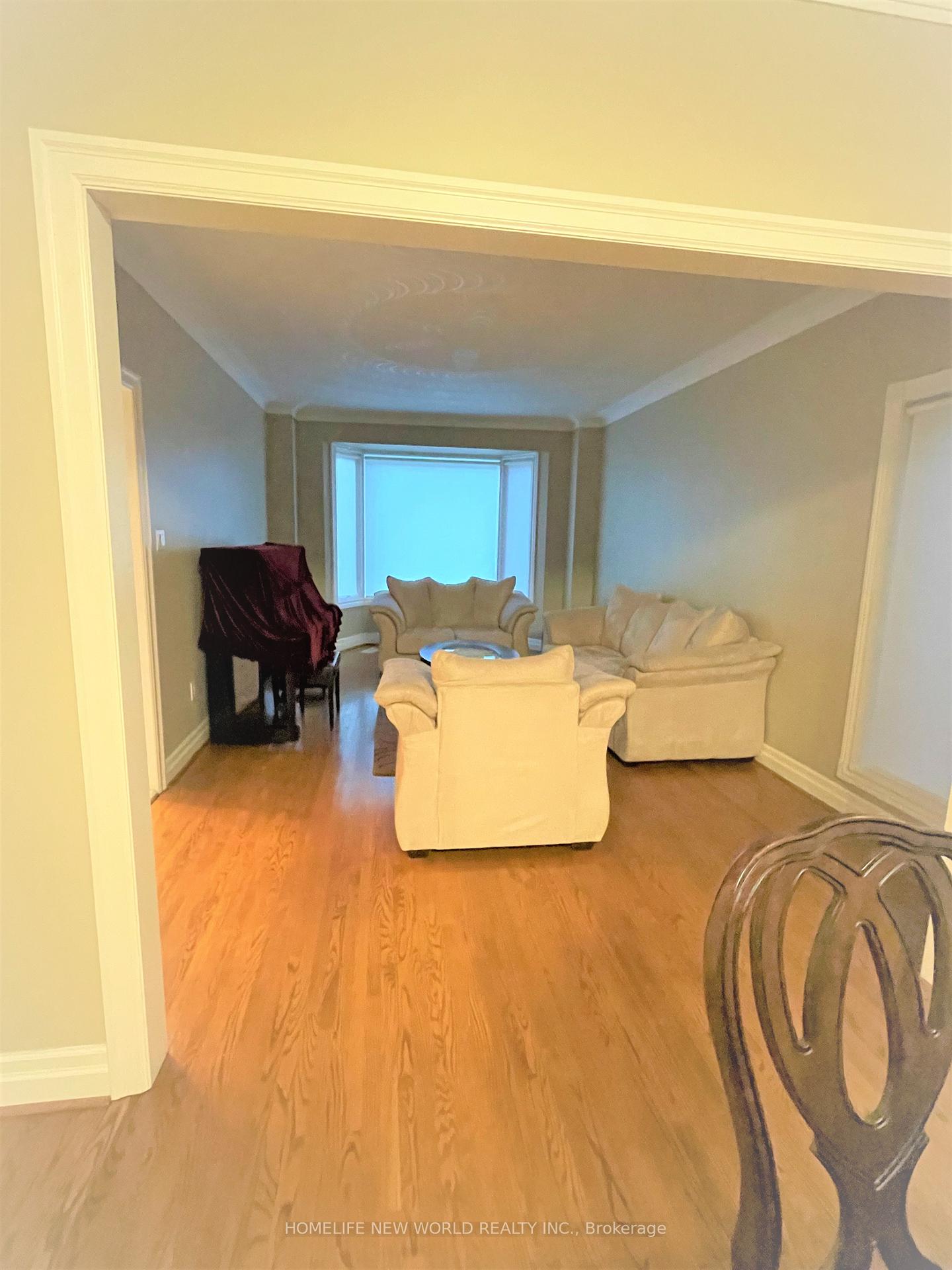 165 Alfred Avenue, Toronto, ON M2N 3J3