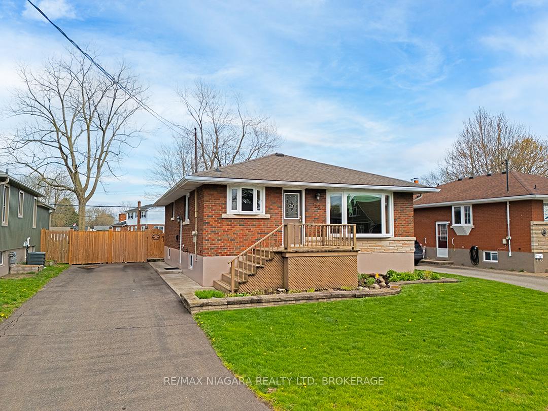 165 Rosemount Avenue, Port Colborne, ON L3K 5R2