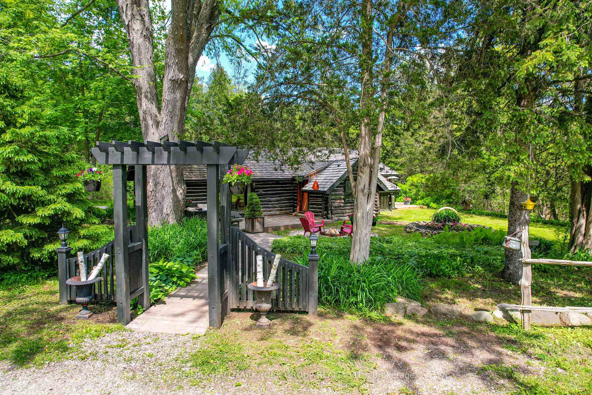 16590 Hurontario Street, Caledon, ON L7K 1W3