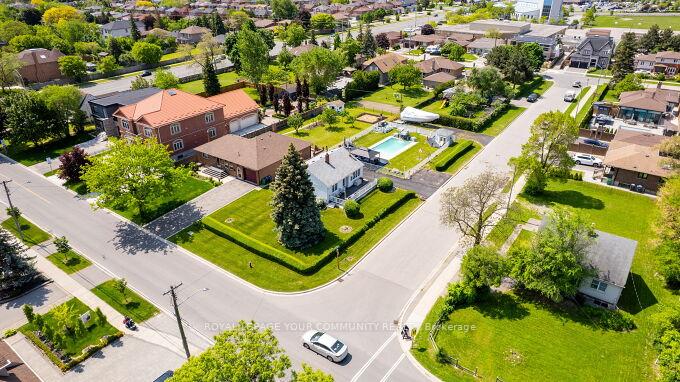 166 Melville Avenue, Mississauga, ON L5B 1L8