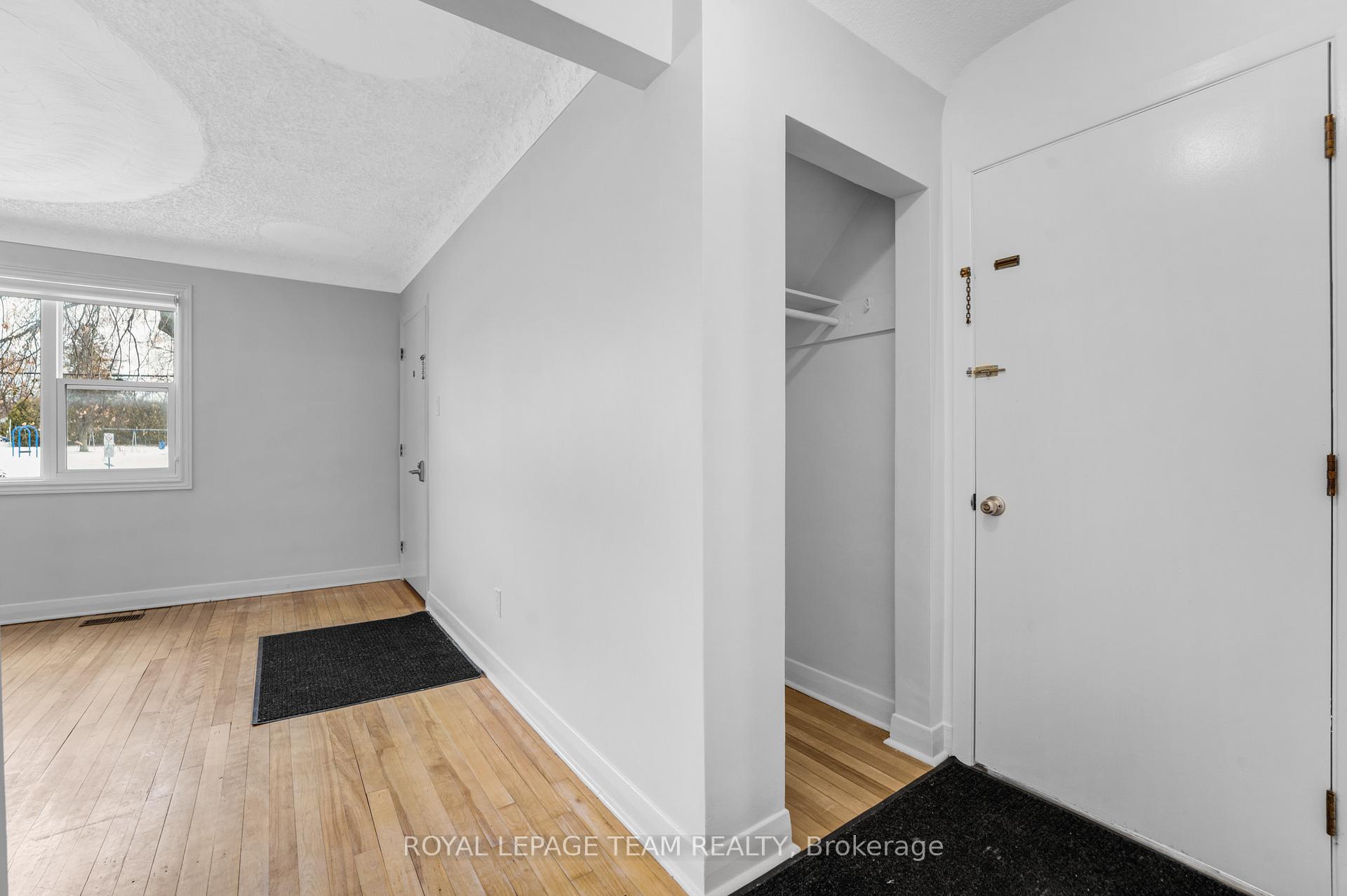 Lower Unit - 1666 Edge Hill Place, Hunt Club - South Keys and Area, ON ...