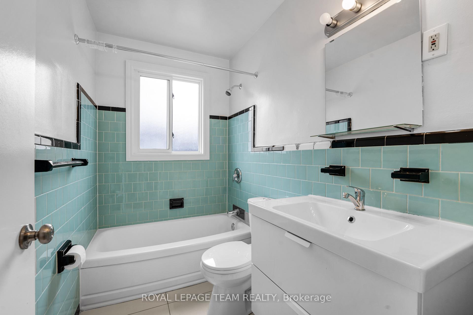 Lower Unit - 1666 Edge Hill Place, Hunt Club - South Keys and Area, ON ...