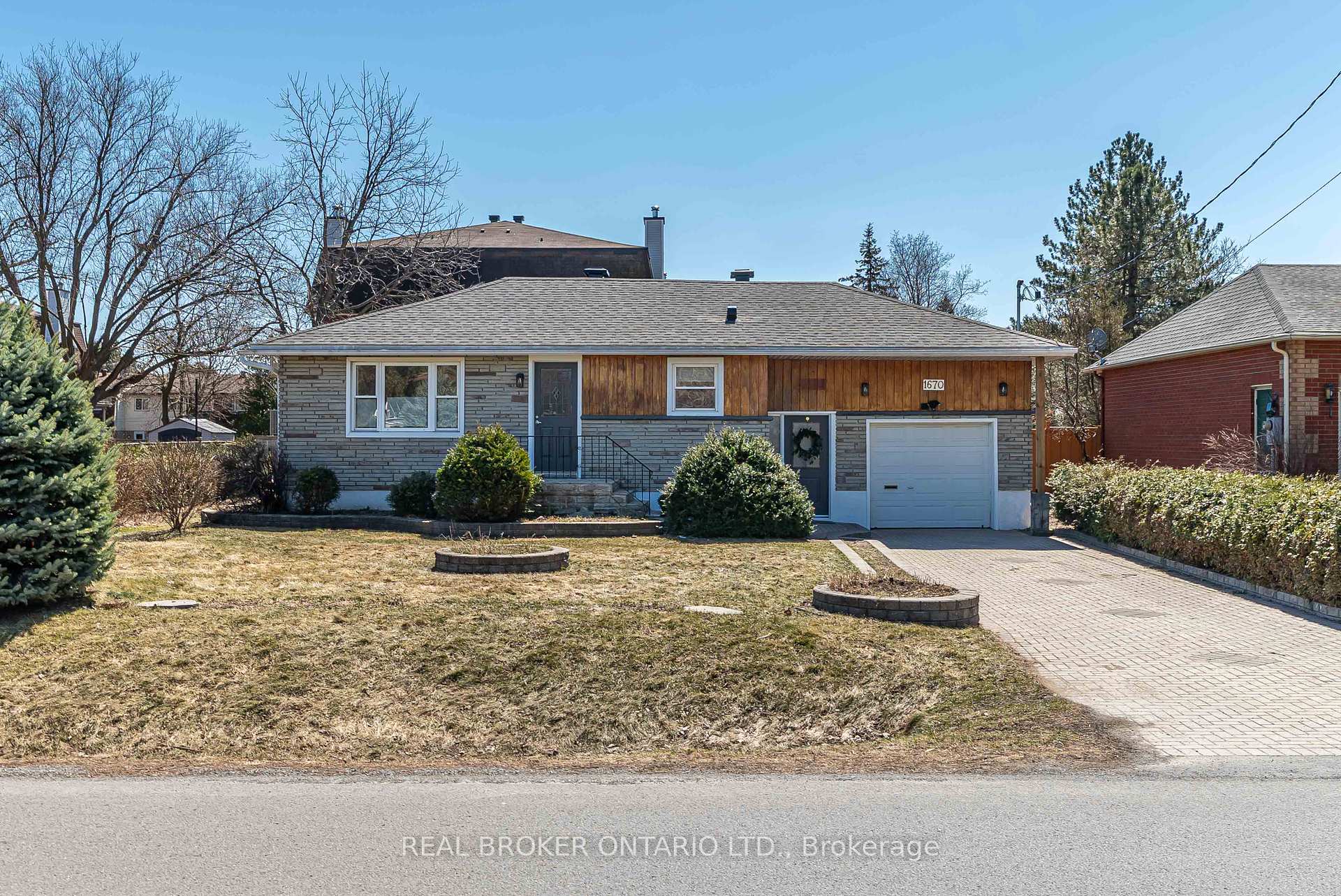 1670 Athans Avenue, Blossom Park - Airport and Area, ON K1T 1L1