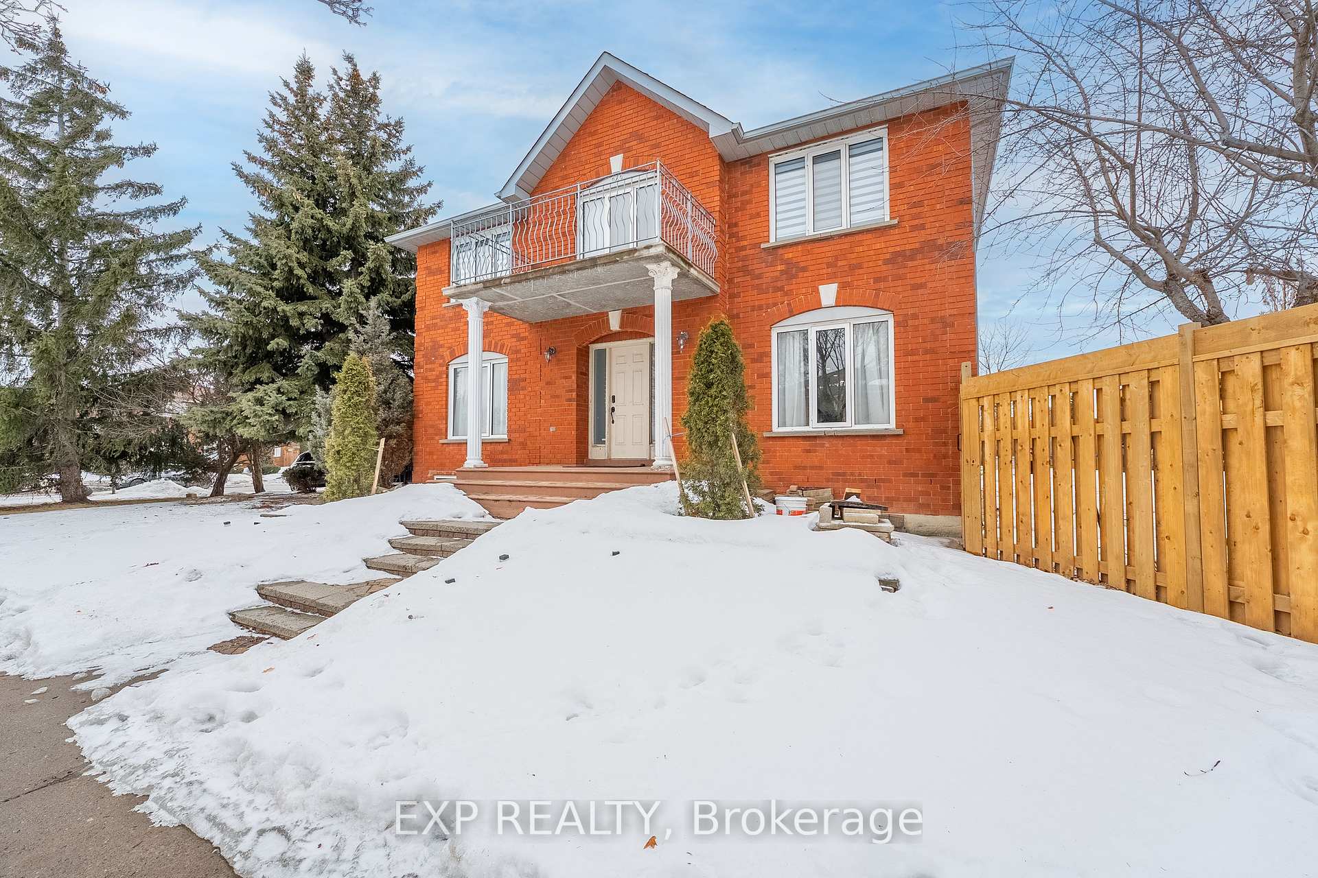 168 Chancellor Drive, Vaughan, ON L4L 7N4