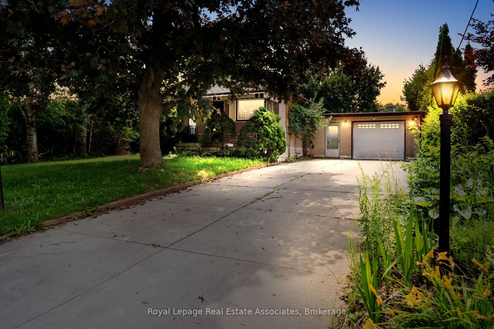 168 Tidey Avenue, Halton Hills, ON L7J 1V6