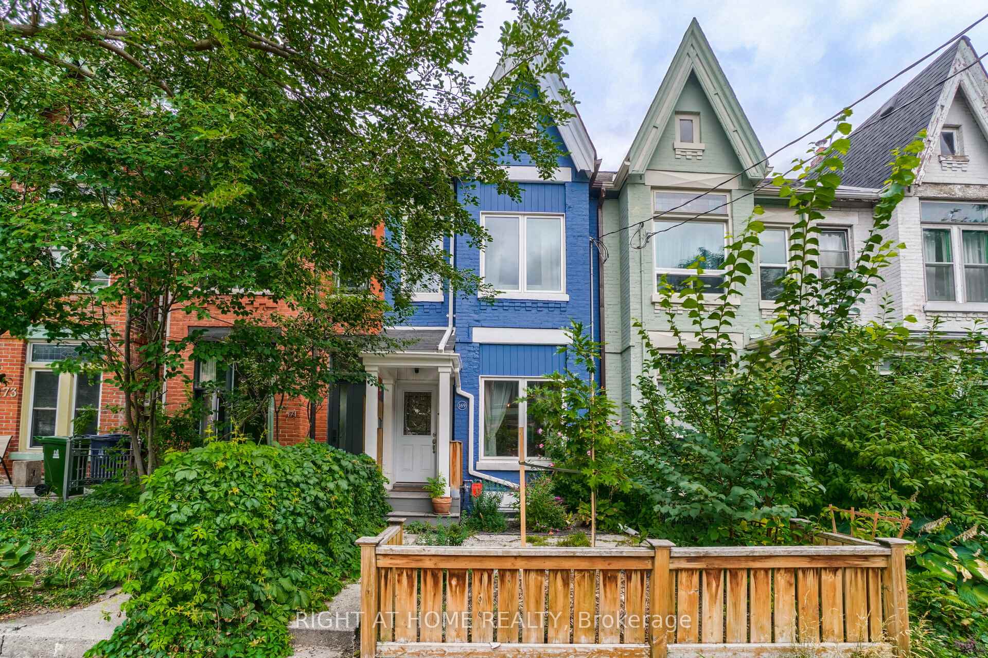 169 Beaconsfield Avenue, Toronto, ON M6J 3J7