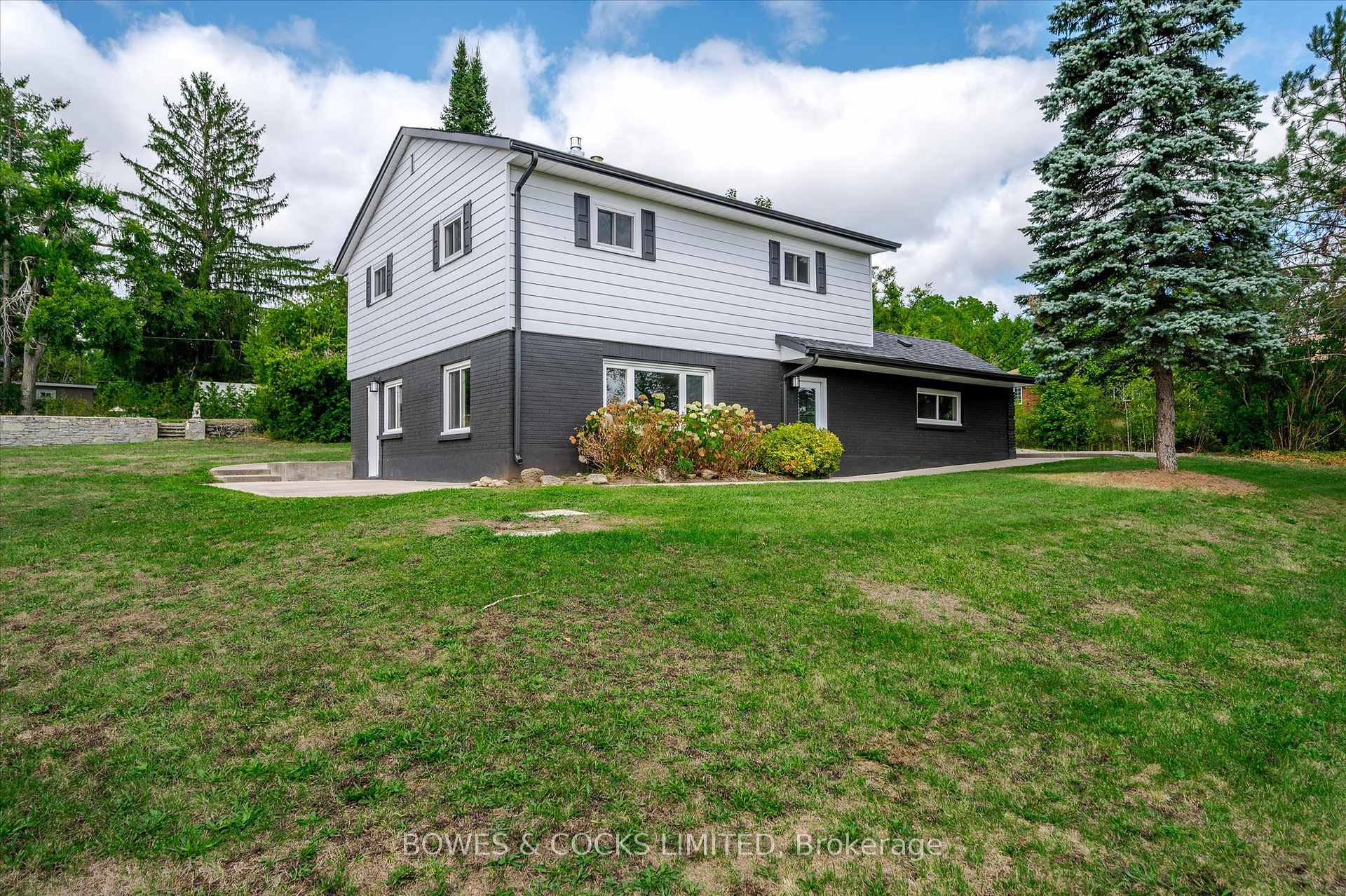 1695 Killoran Road, Selwyn, ON K9J 6X5