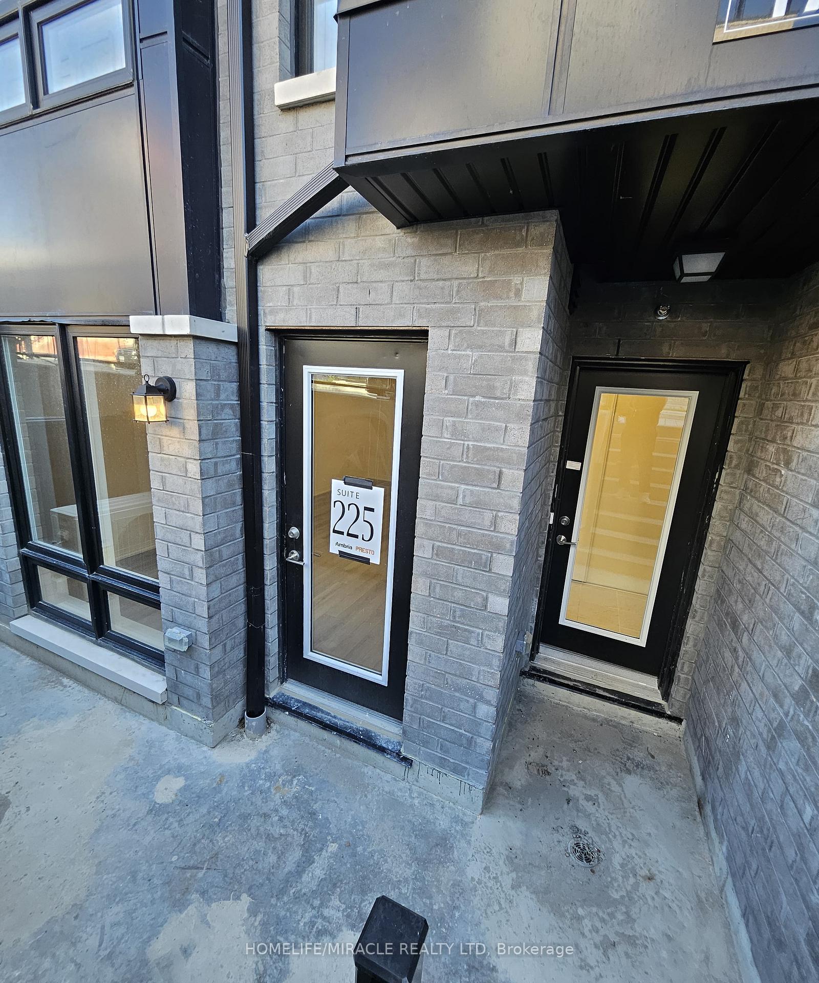 17 - 165 Tapscott Road, Toronto, ON M1B 0E8