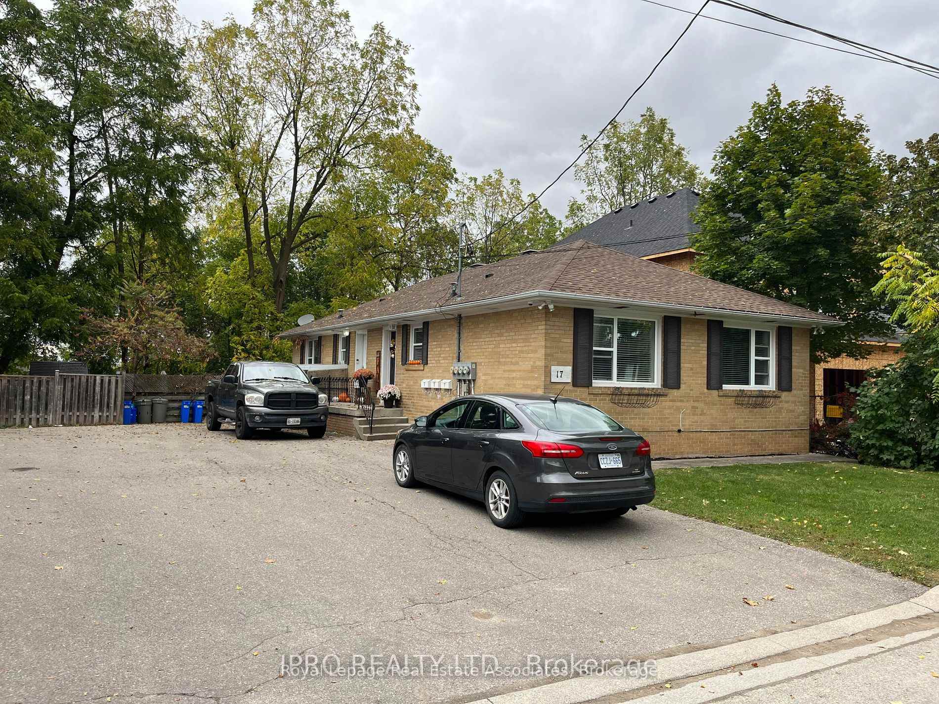 17 Academy Road, Halton Hills, ON L7G 3N7