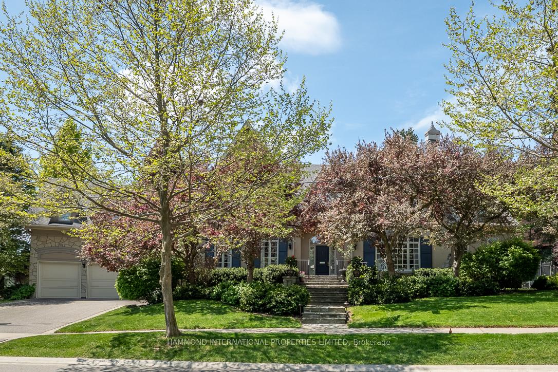 17 Bayview Ridge, Toronto, ON M2L 1E3