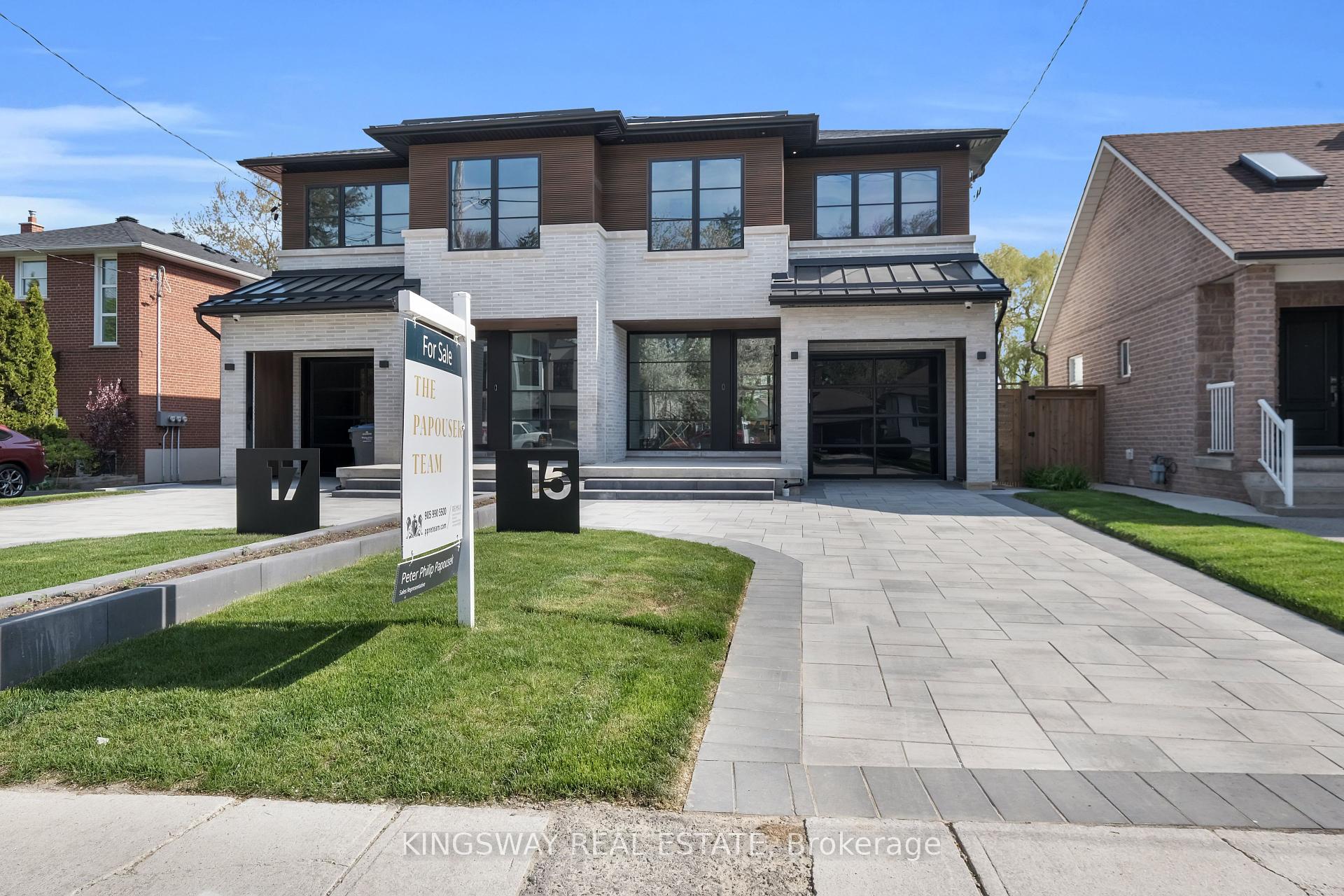 17 Broadview Avenue, Mississauga, ON L5H 2S8