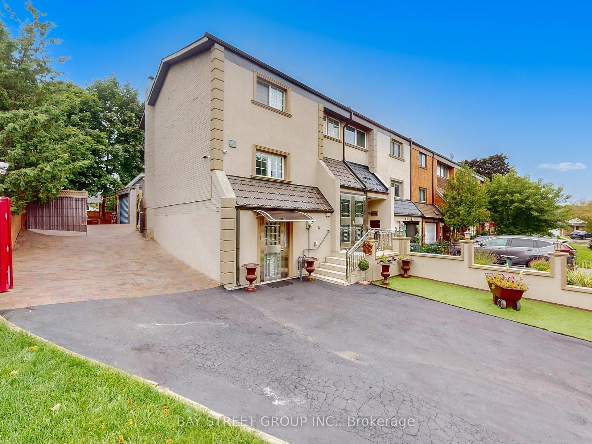 17 Cheatham Place, Toronto, ON M1B 1C1