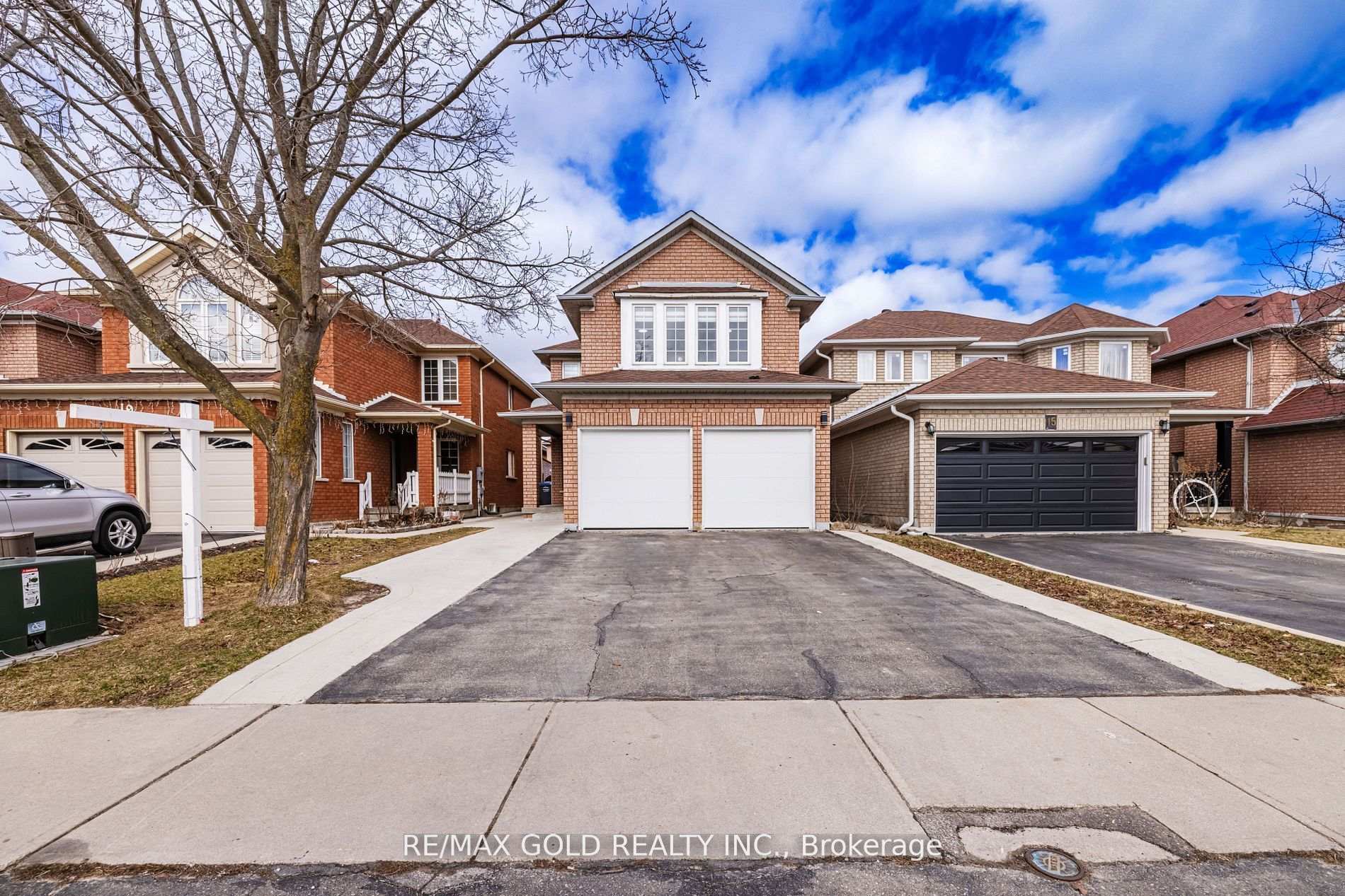 17 Dovesong Drive, Brampton, ON L6R 1V9