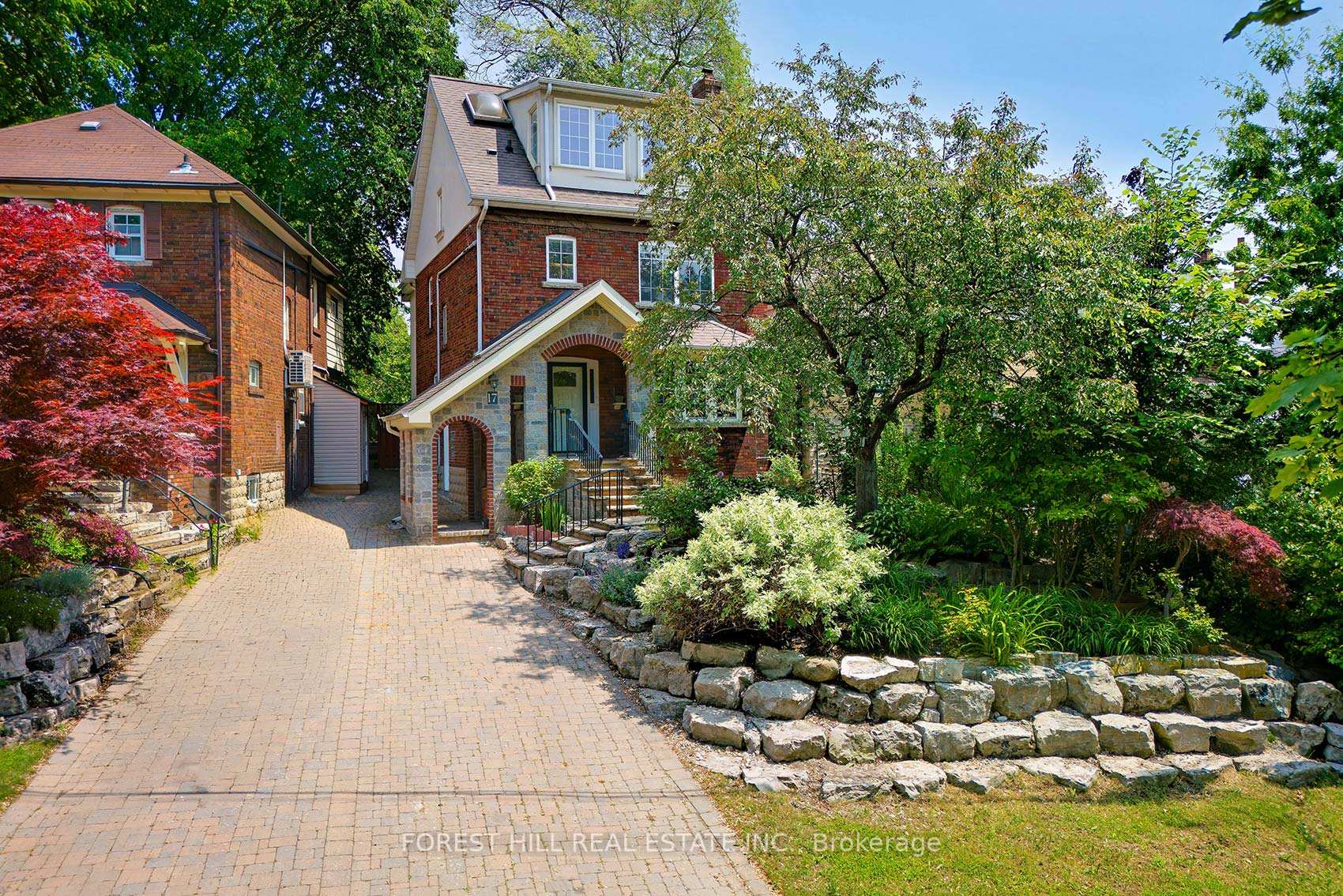 17 Duncannon Drive, Toronto, ON M5P 2L9