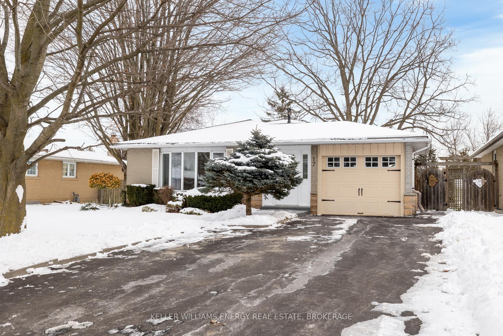 17 Gregory Road, Ajax, ON L1S 3B2