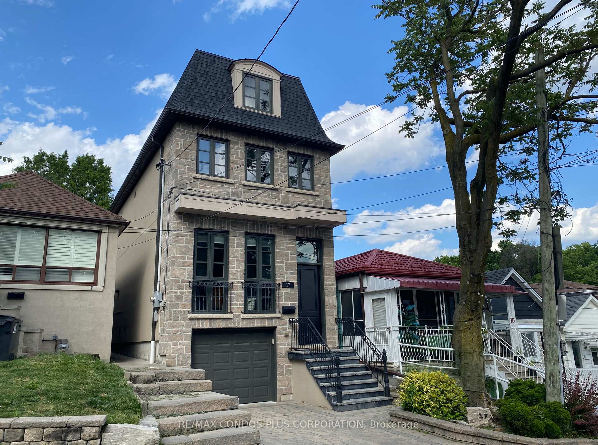 17 Haverson Boulevard, Toronto, ON M6M 3J5