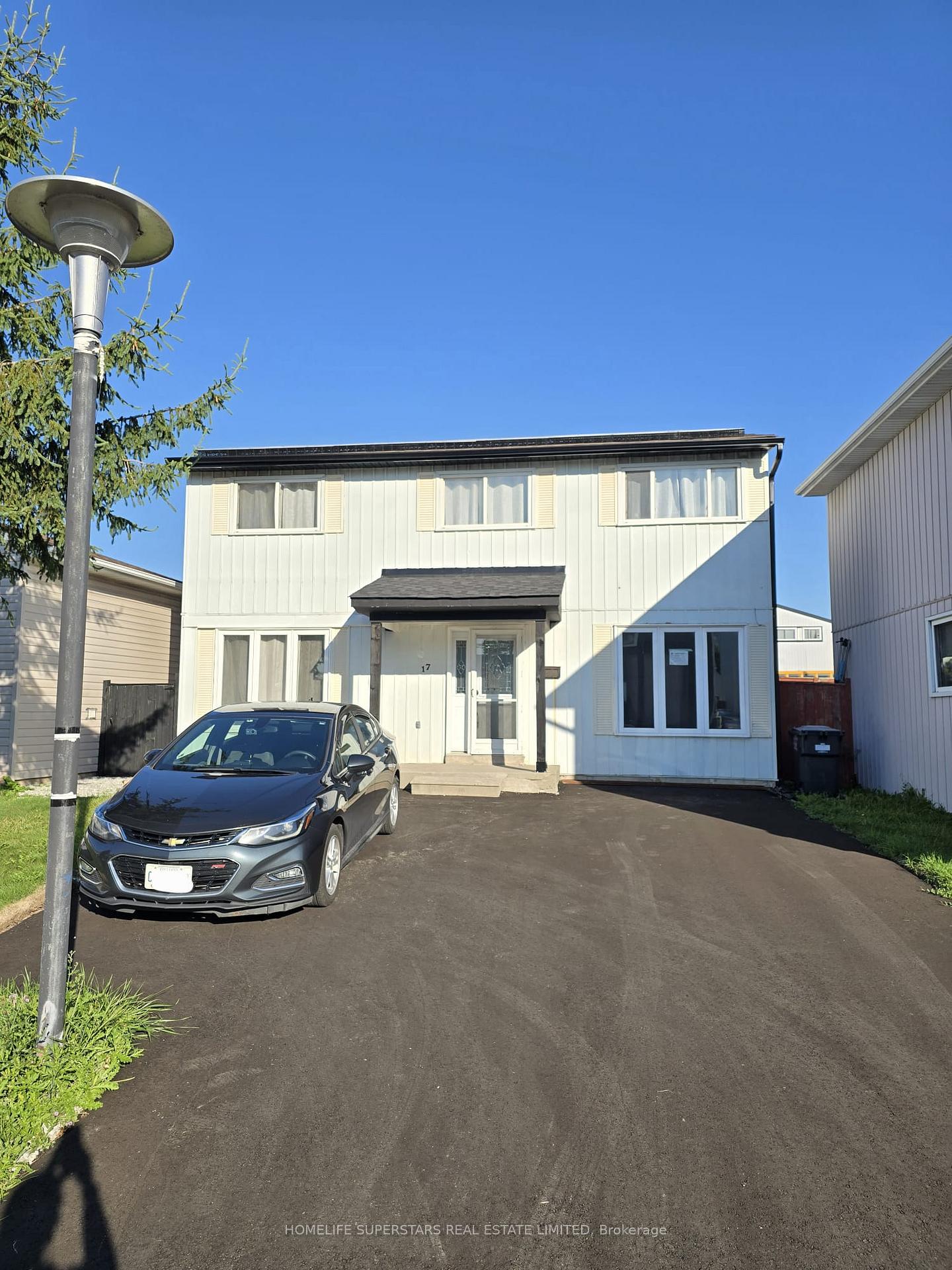 17 Heatherside Court, Brampton, ON L6S 1N9