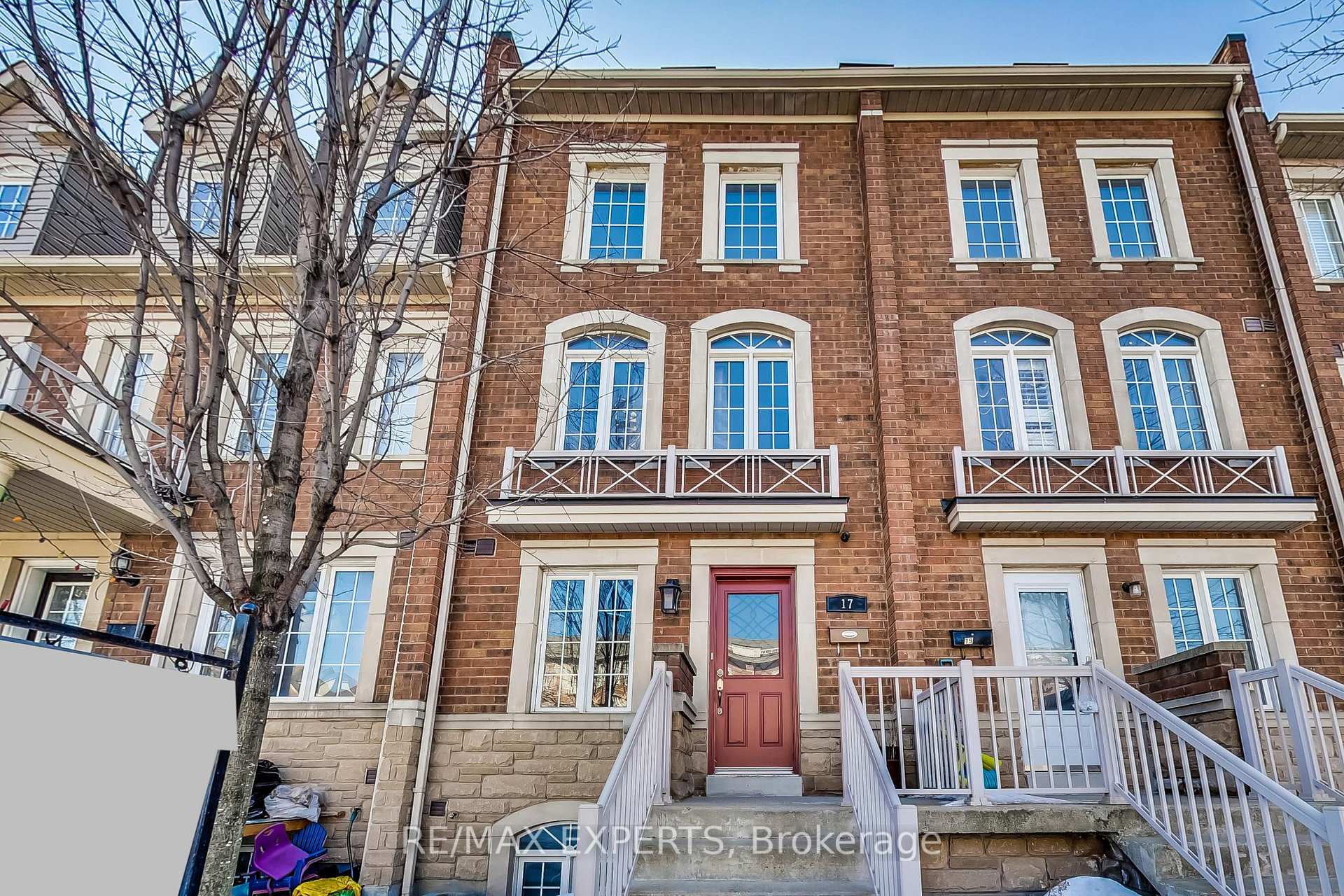 17 Judy Sgro Avenue, Toronto, ON M3L 0A8