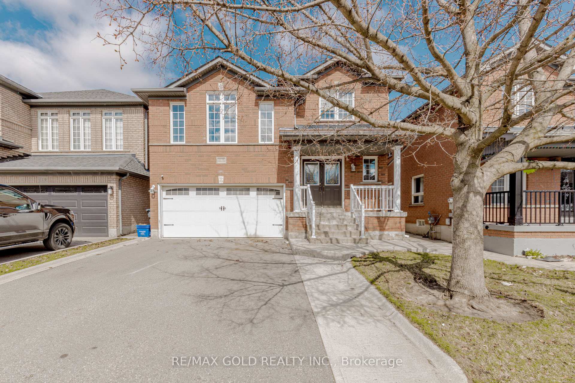 17 Roxton Crescent, Brampton, ON L7A 2A9