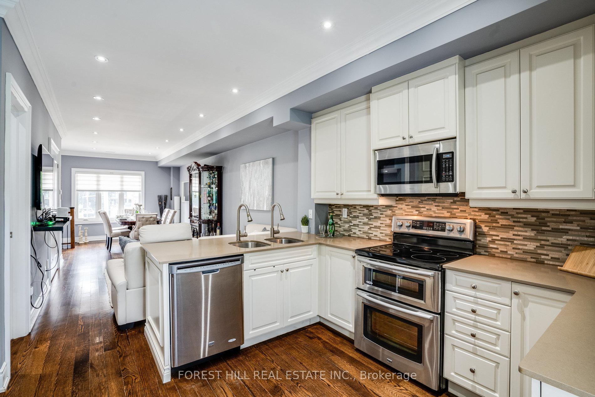 17 Stadacona Drive, Toronto, ON M6A 1Y5