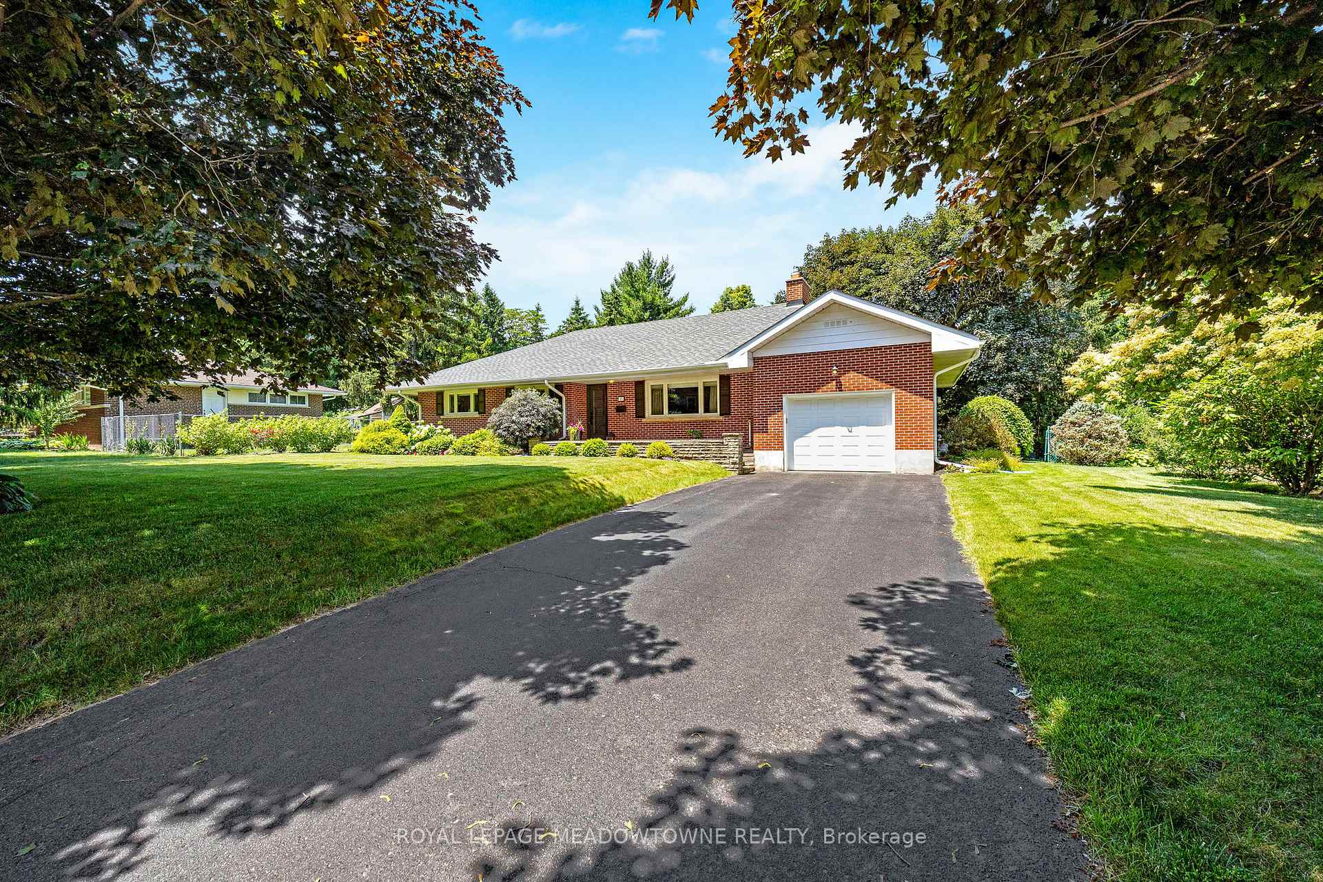 17 Valleyview Road, Halton Hills, ON L7G 1W3
