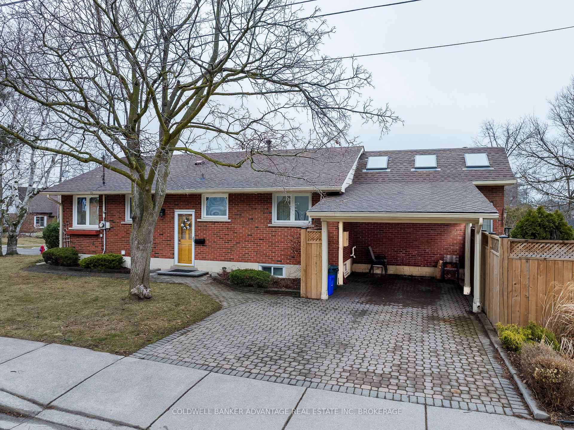 17 Wardrope Avenue, Hamilton, ON L8G 1R9
