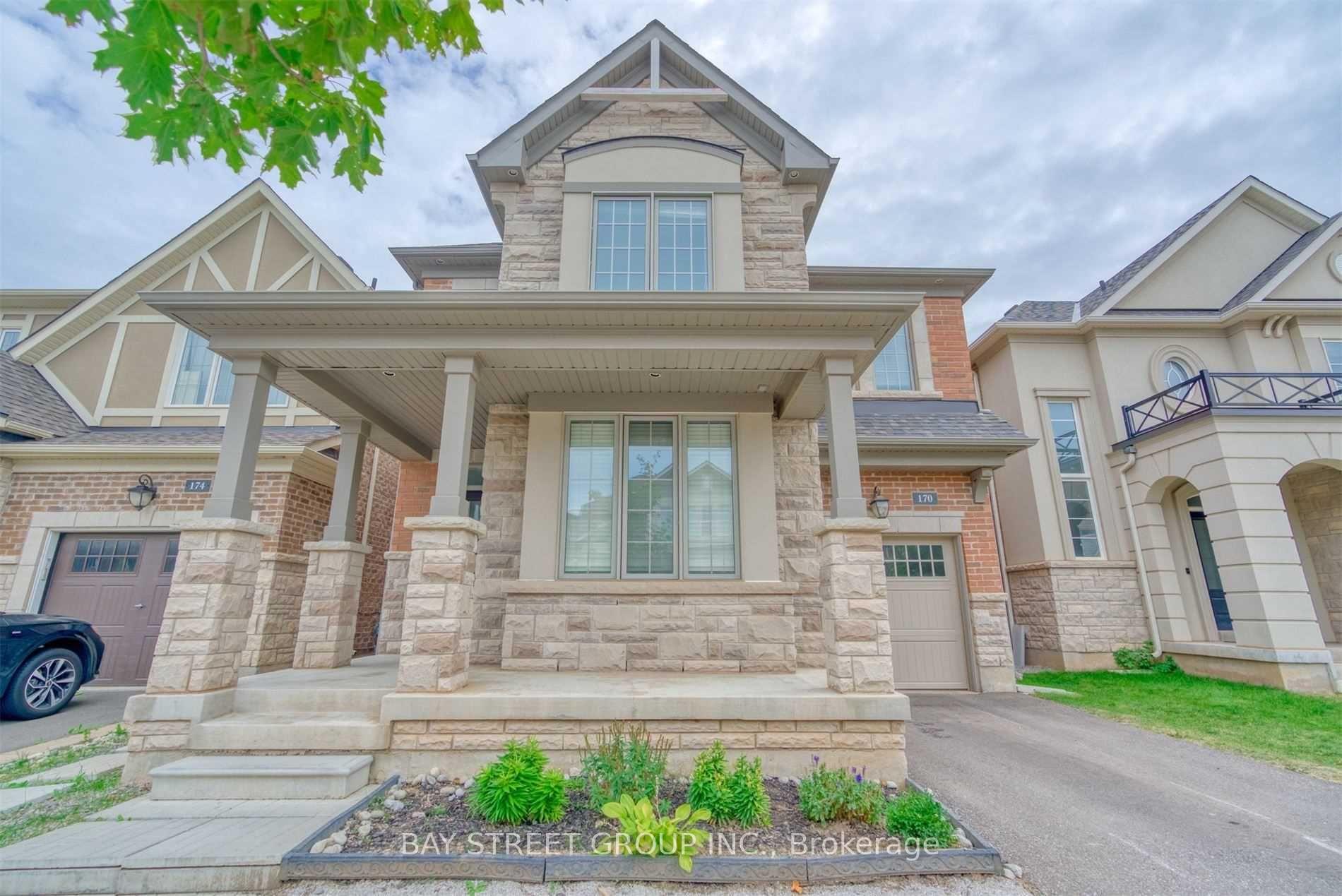 170 Fowley Drive, Oakville, ON L6H 7C3