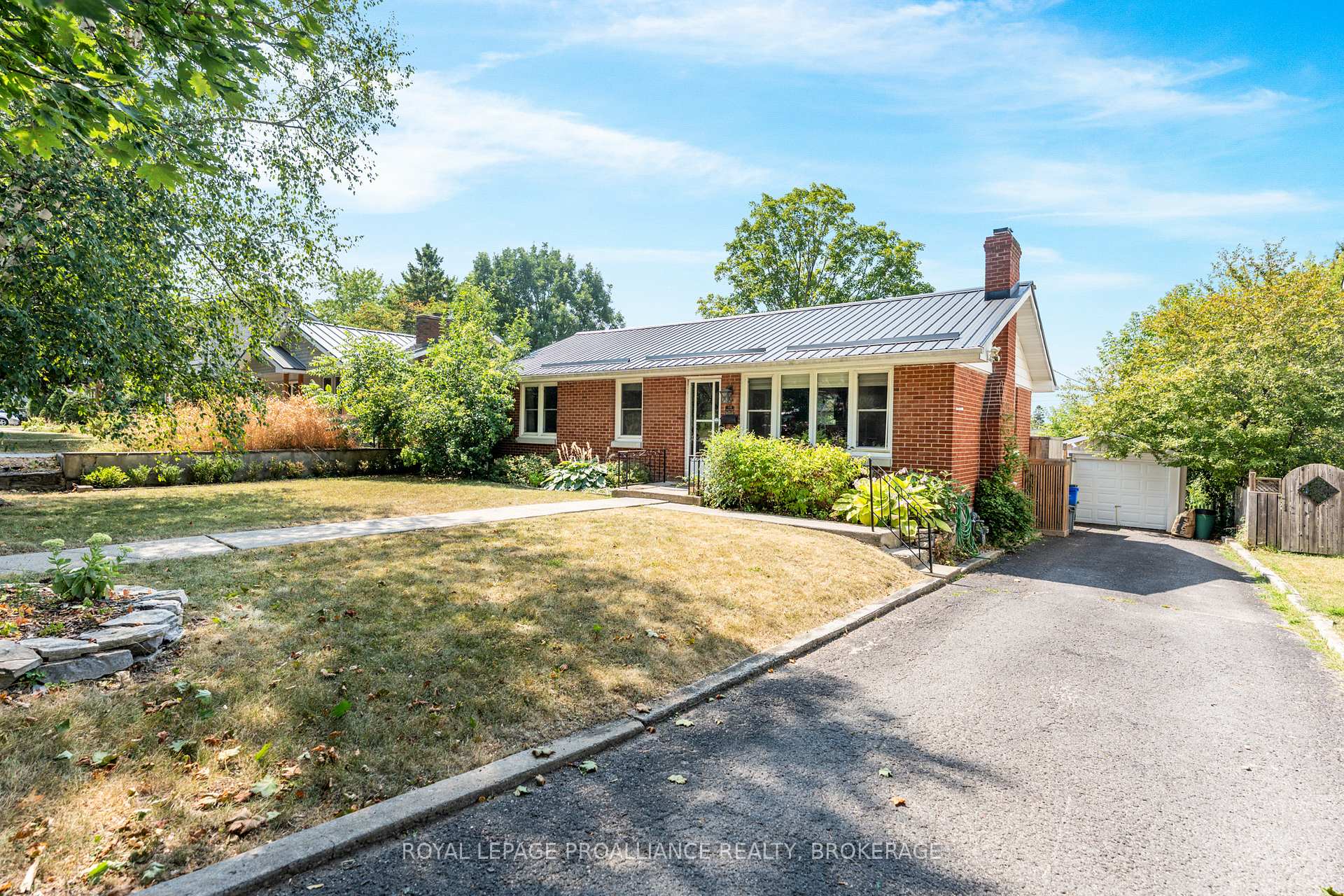 170 Indian Road, Kingston, ON K7M 1T4