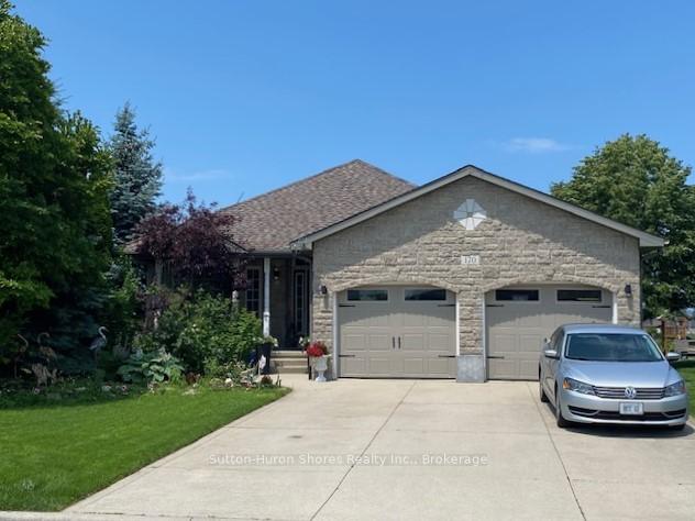 170 Stickel Street, Saugeen Shores, ON N0H 2C1