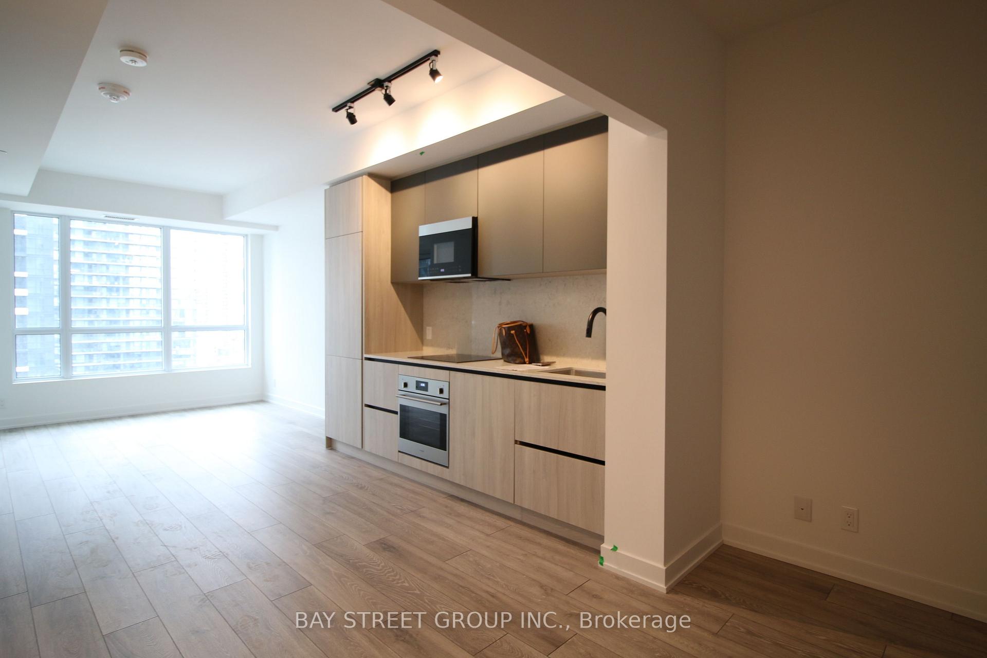 1703 - 108 Peter Street, Toronto, ON M5V 0W2