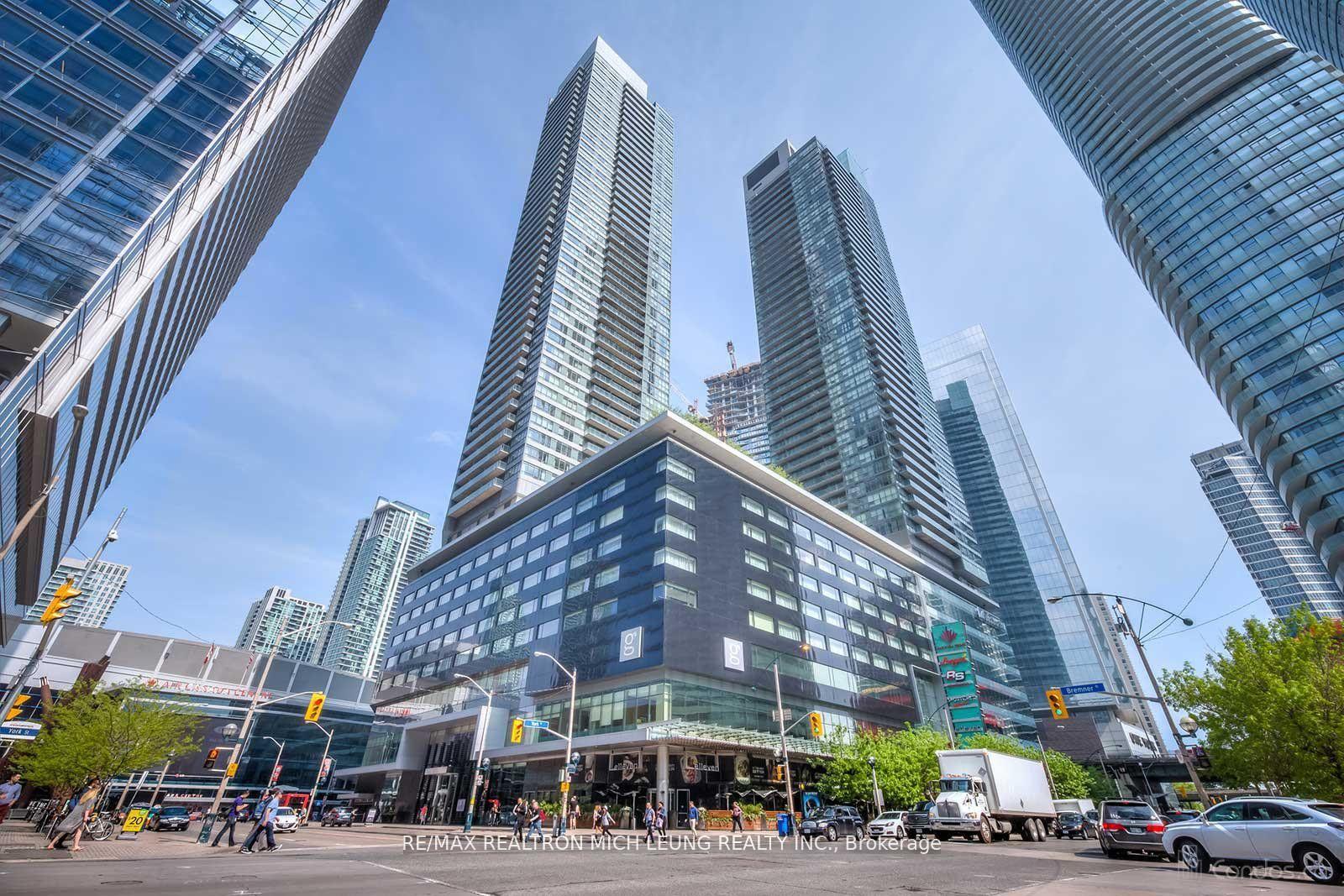1704 - 55 Bremner Boulevard, Toronto, ON M5J 0A6