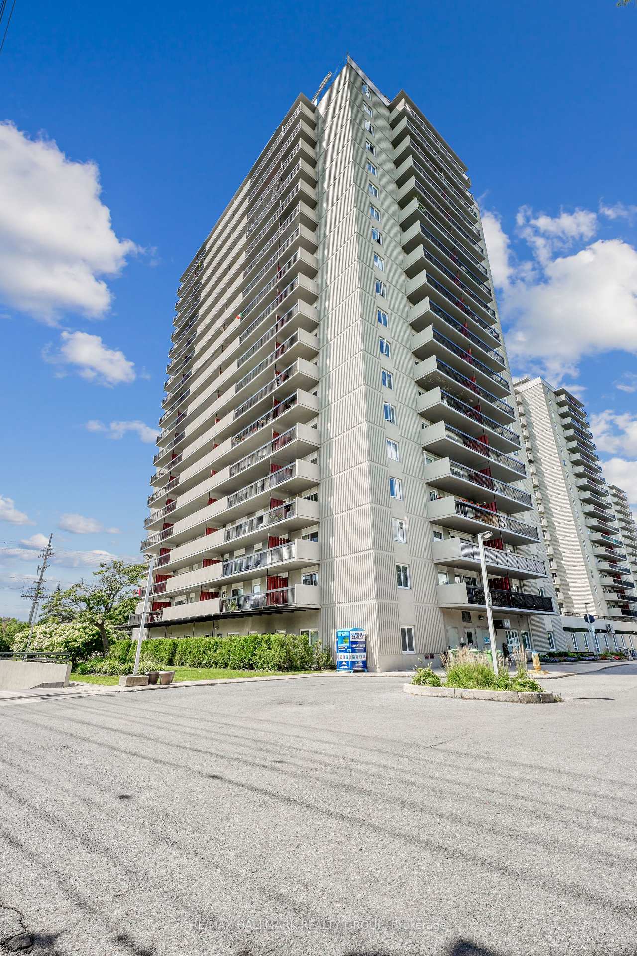 1705 - 158C Mcarthur Avenue, Vanier and Kingsview Park, ON K1L 8E7