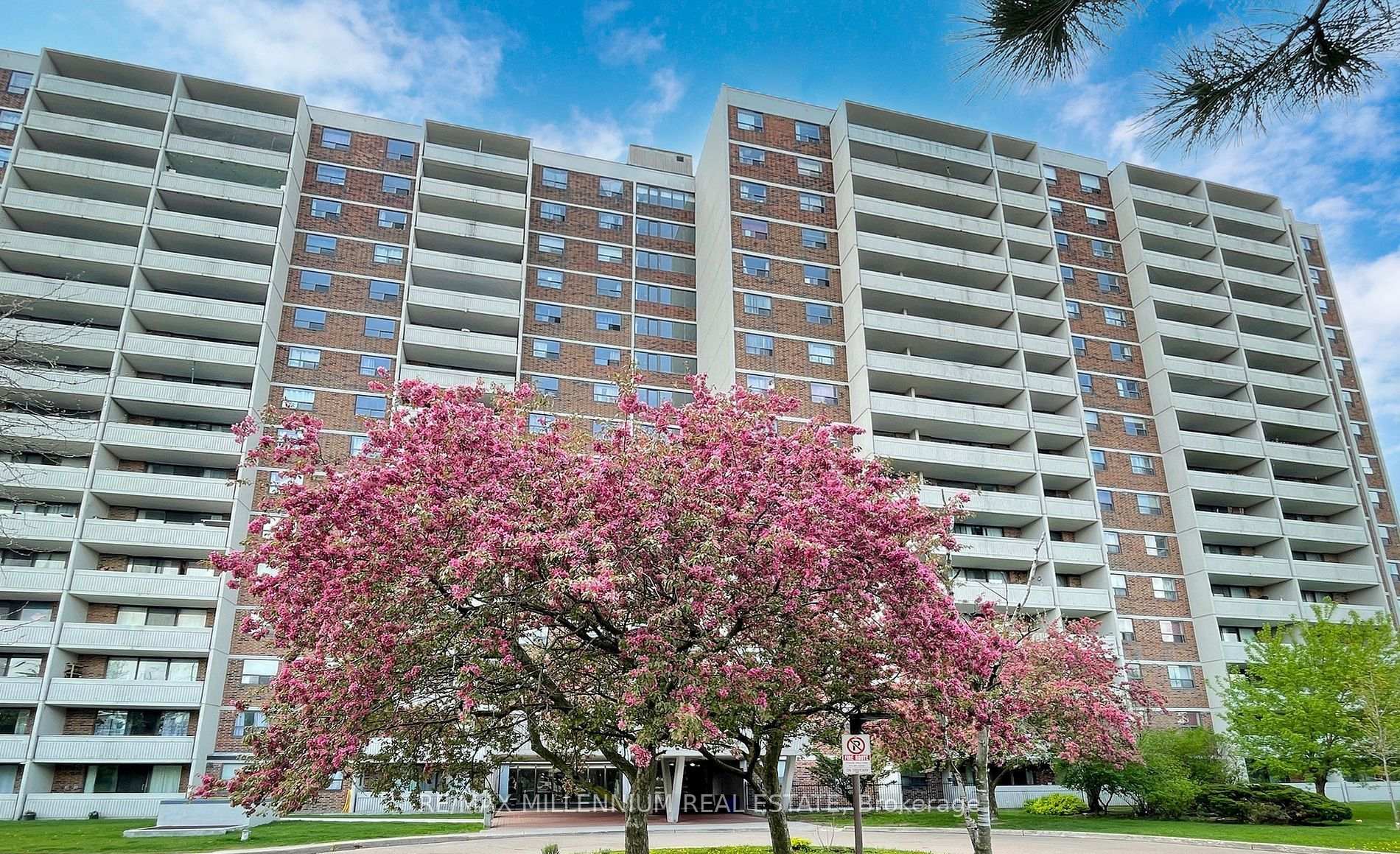 1711 - 301 Prudential Drive, Toronto, ON M1P 4V3