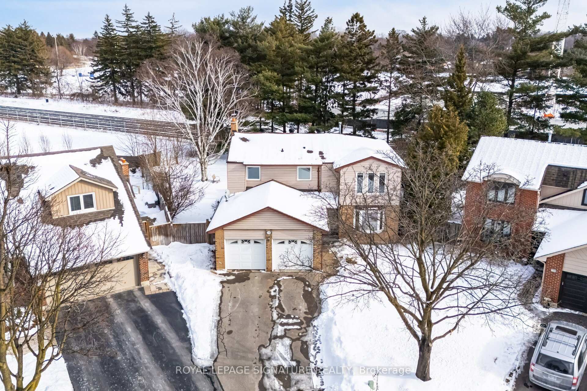 1718 Hollow Oak Terrace, Mississauga, ON L5J 4N3