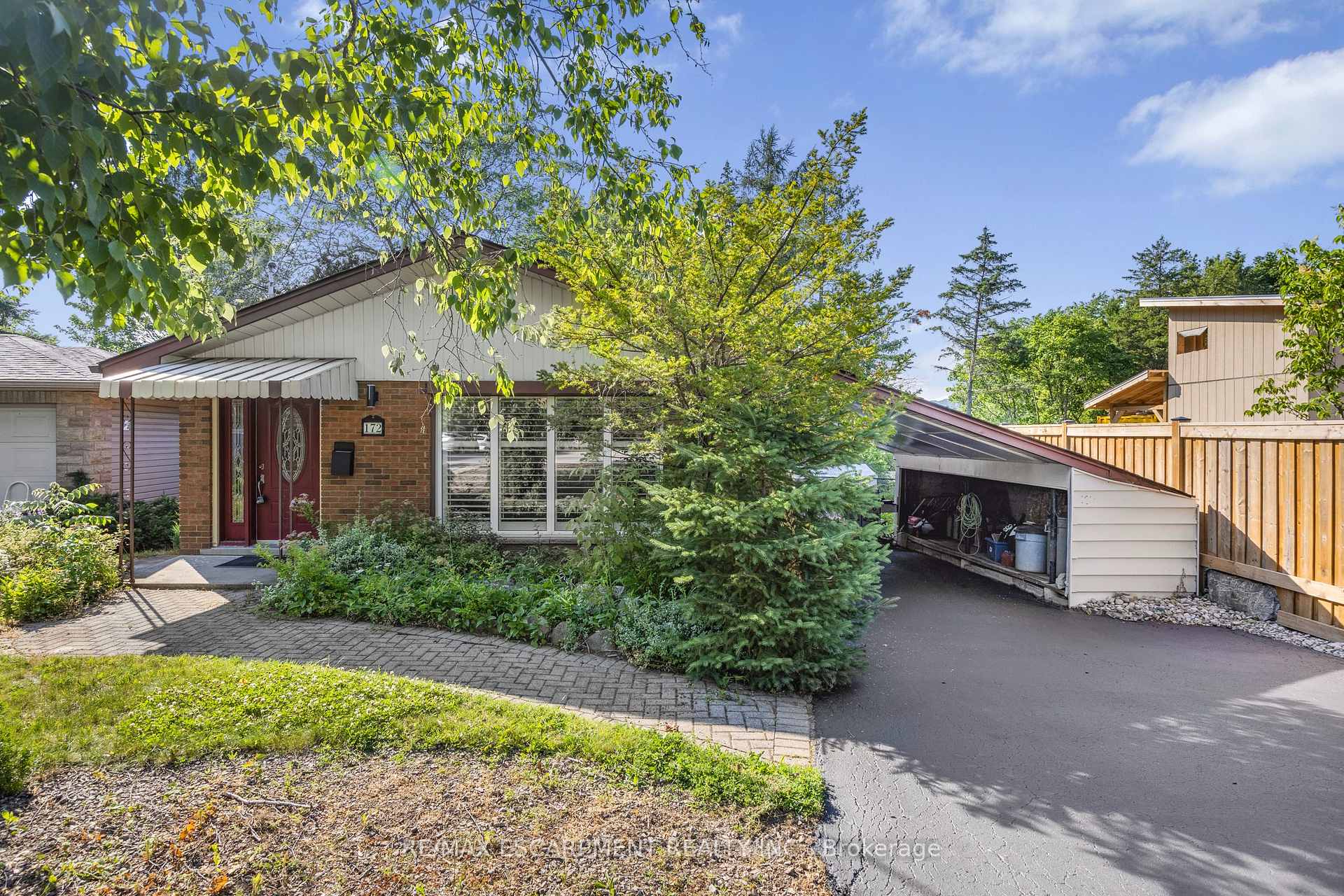 172 Old Ancaster Road N, Hamilton, ON L9H 3R4