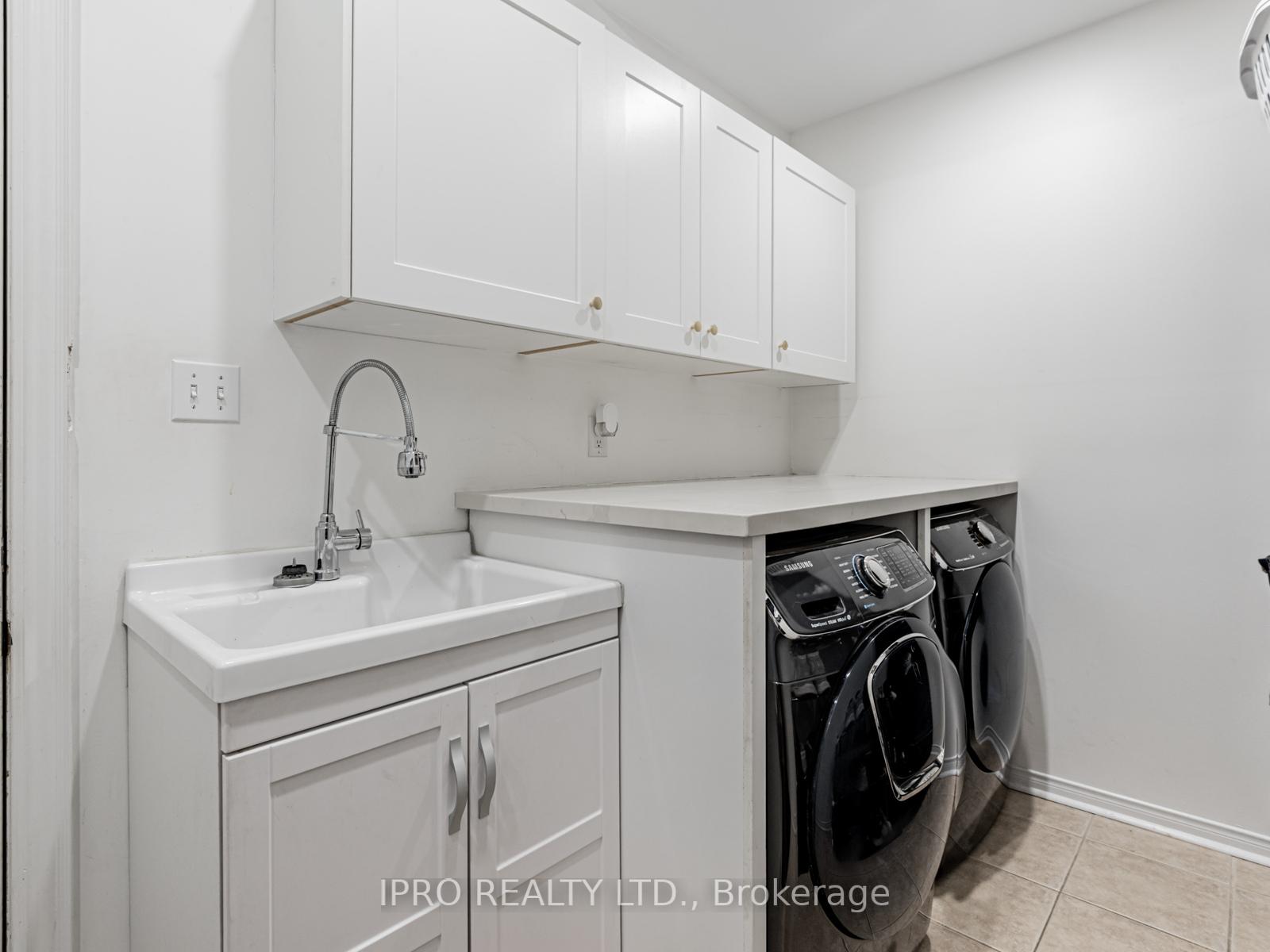 172 Silverado Trail, Vaughan, ON L4H 2N9