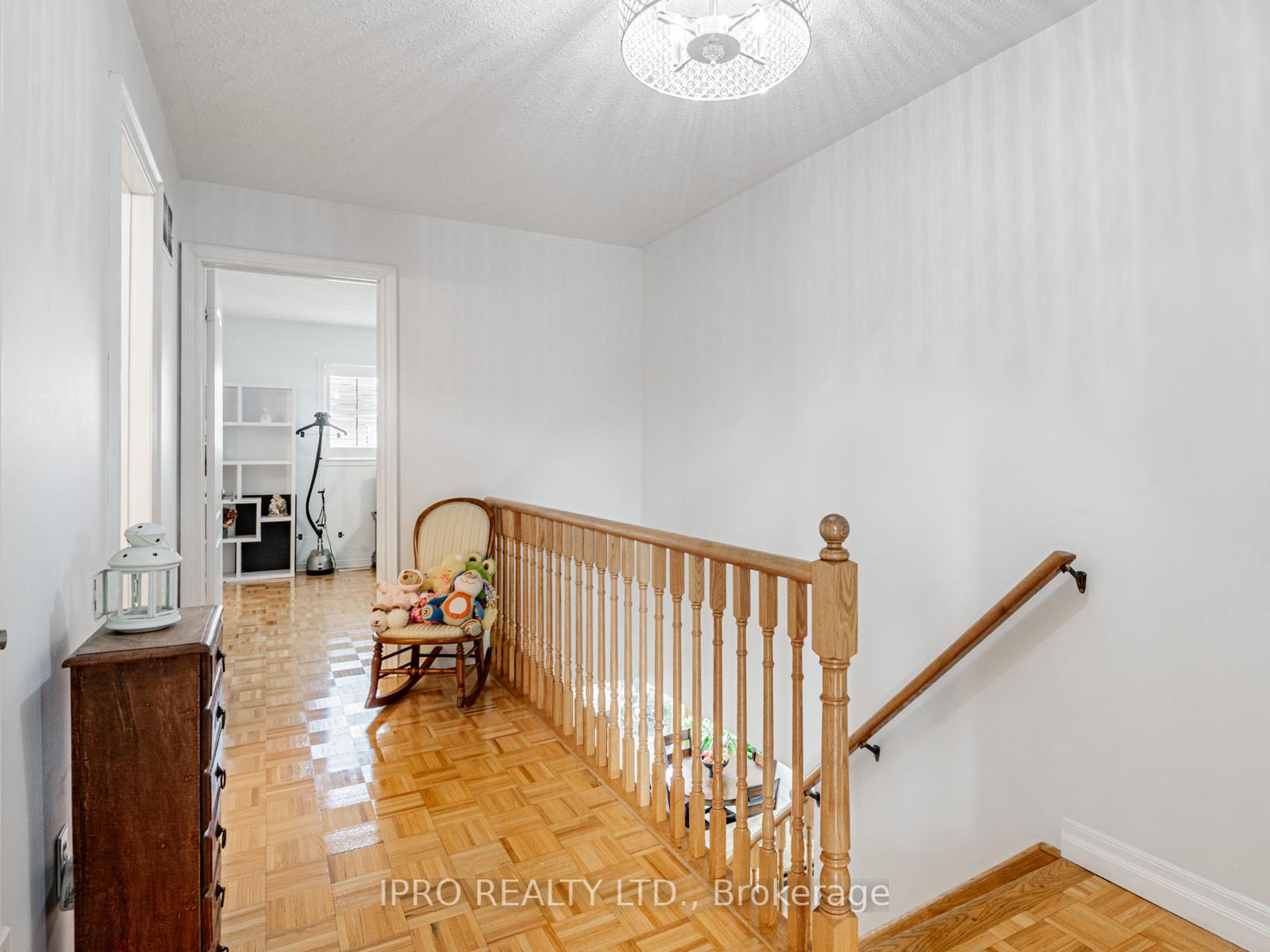 172 Silverado Trail, Vaughan, ON L4H 2N9
