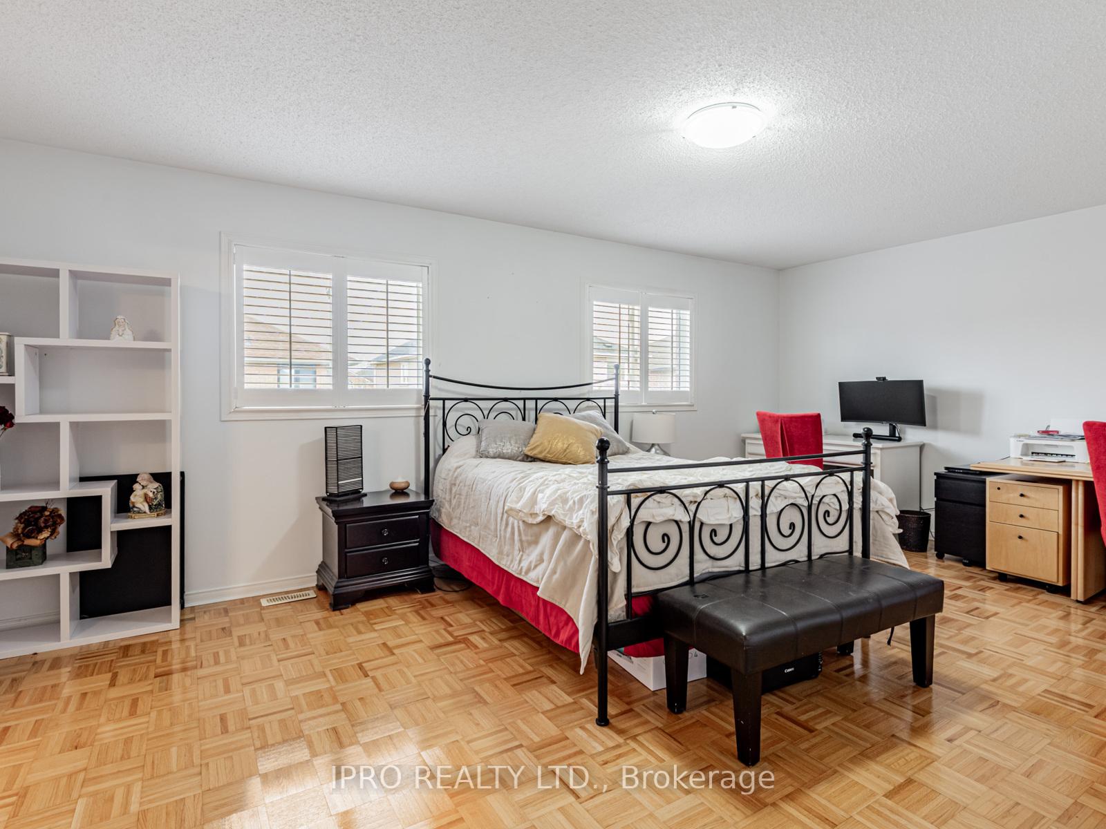 172 Silverado Trail, Vaughan, ON L4H 2N9