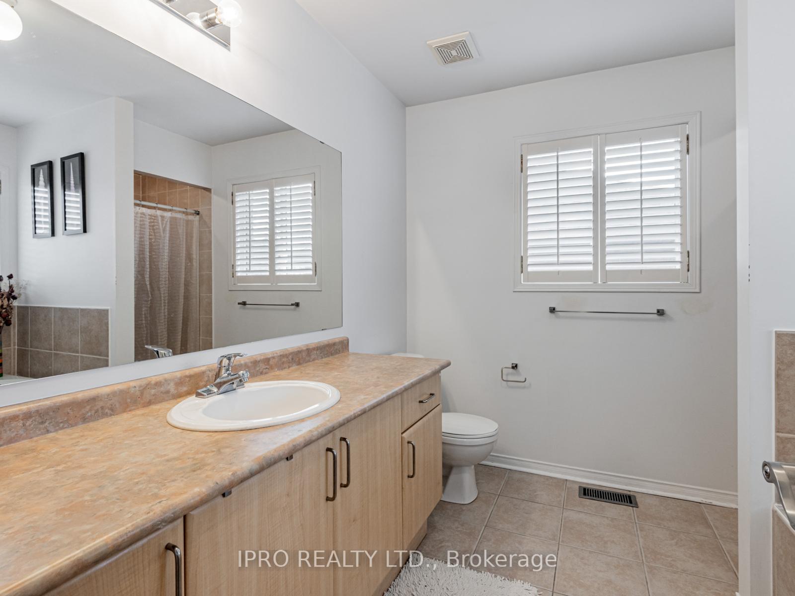 172 Silverado Trail, Vaughan, ON L4H 2N9