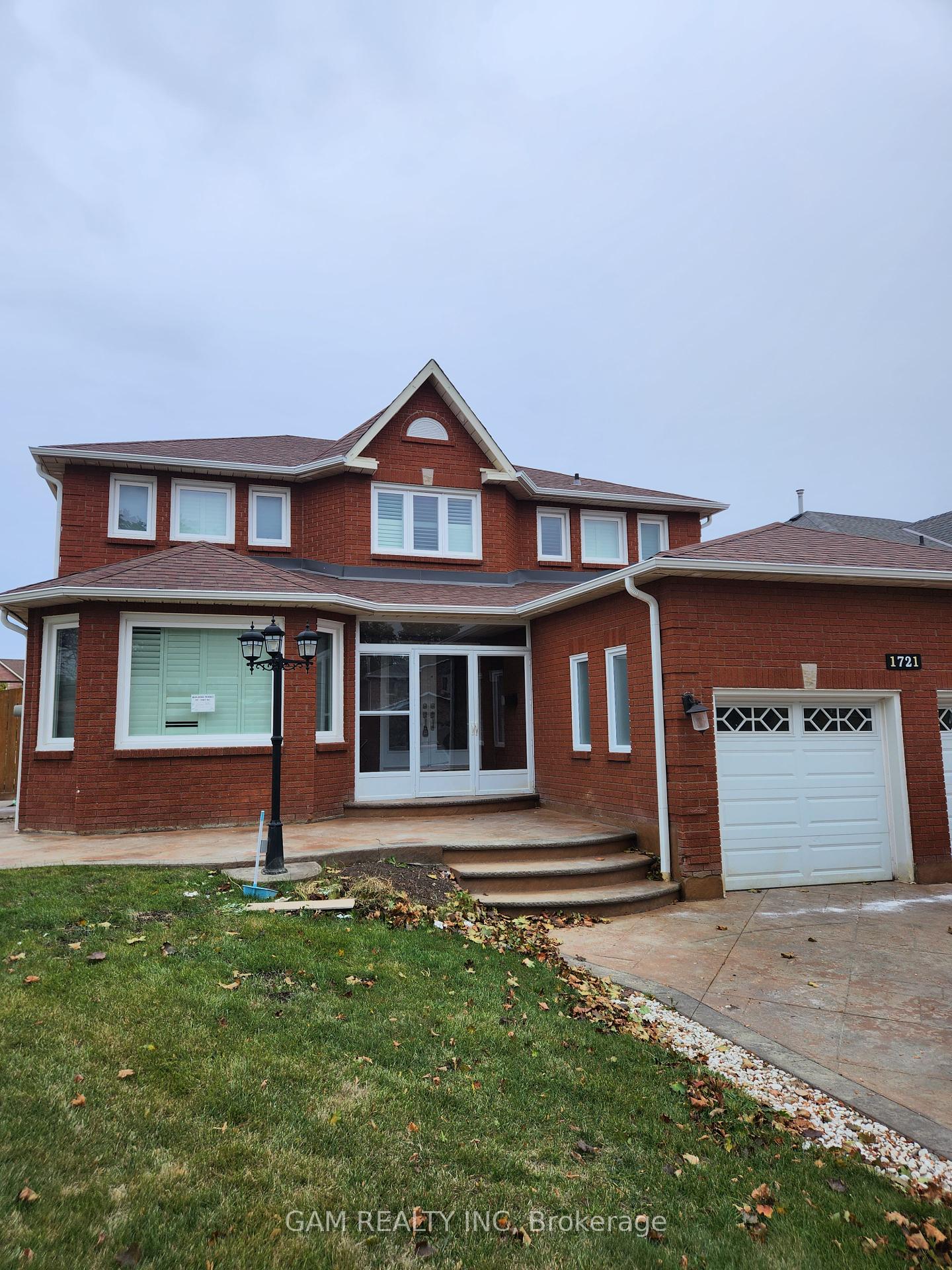 ( Main) - 1721 Village View Place, Mississauga, ON L5M 4A7