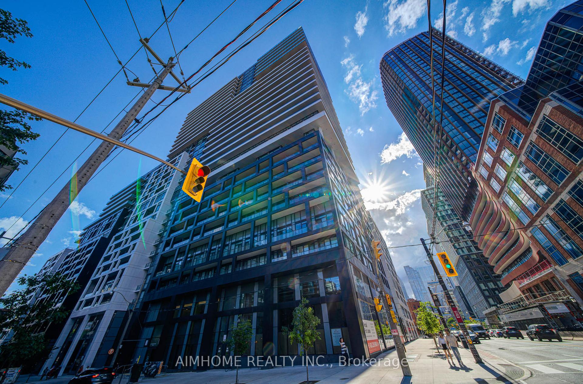 1723 - 70 Princess Street, Toronto, ON M5A 0X6