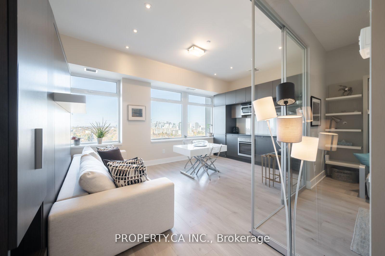 1728 - 111 St Clair Avenue W, Toronto, ON M4V 1N5