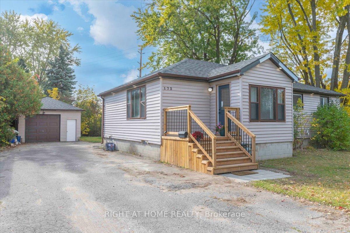 173 Garden Avenue, Georgina, ON L4P 2L2