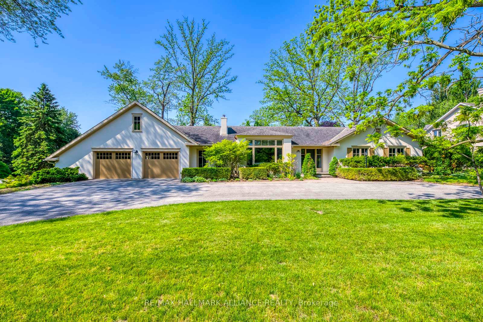 174 CHARTWELL Road, Oakville, ON L6J 3Z8