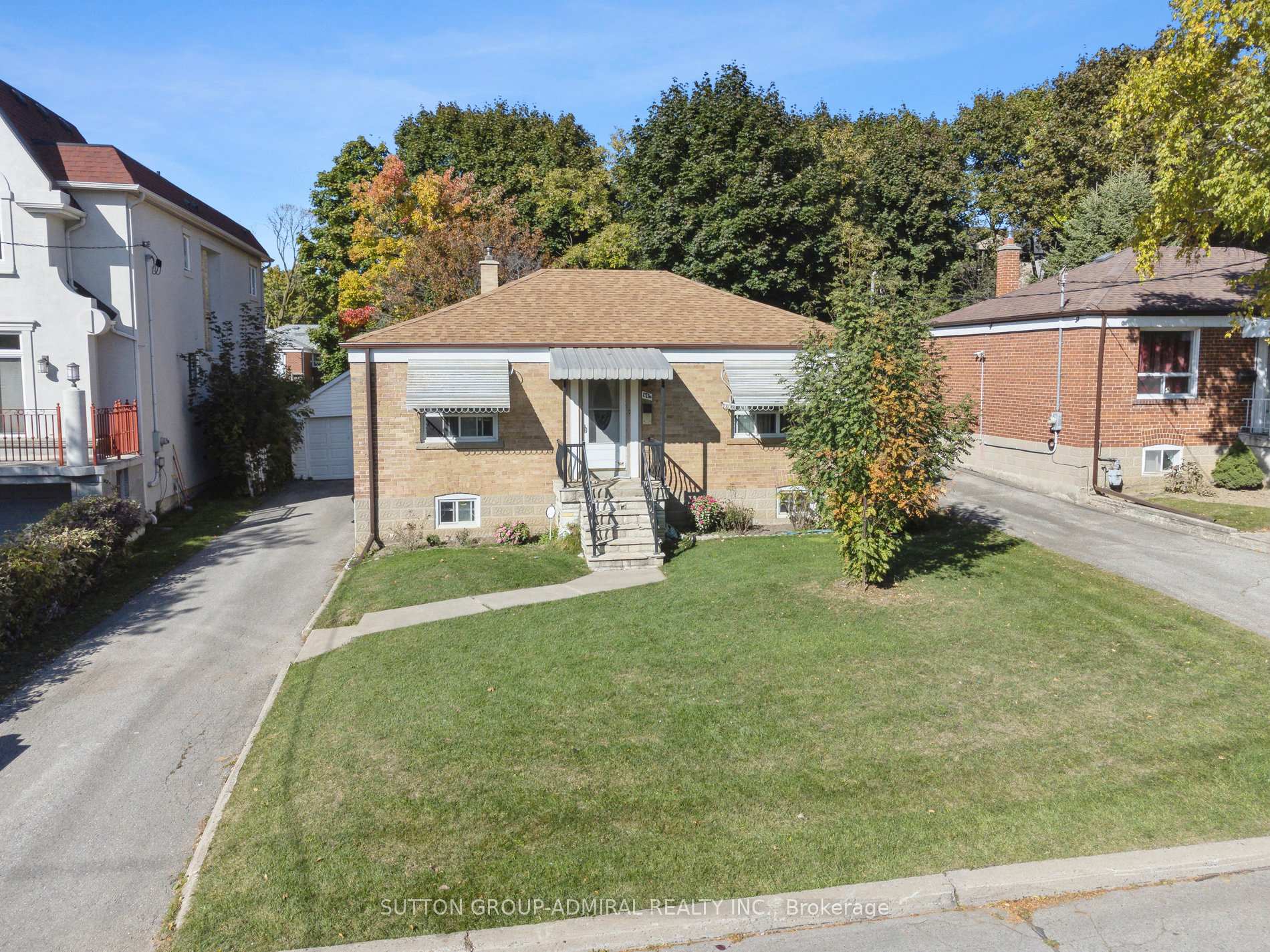 174 Elmhurst Avenue, Toronto, ON M2N 1S1