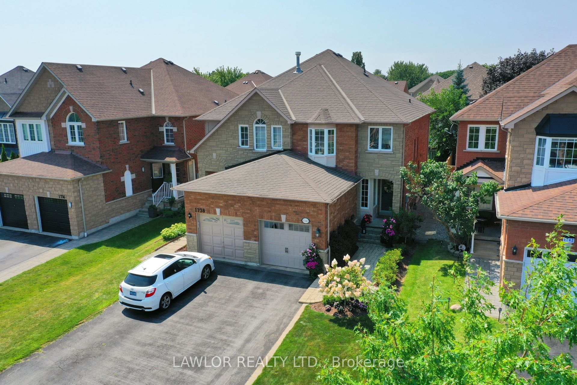 1740 Silver Maple Drive, Pickering, ON L1V 6X9