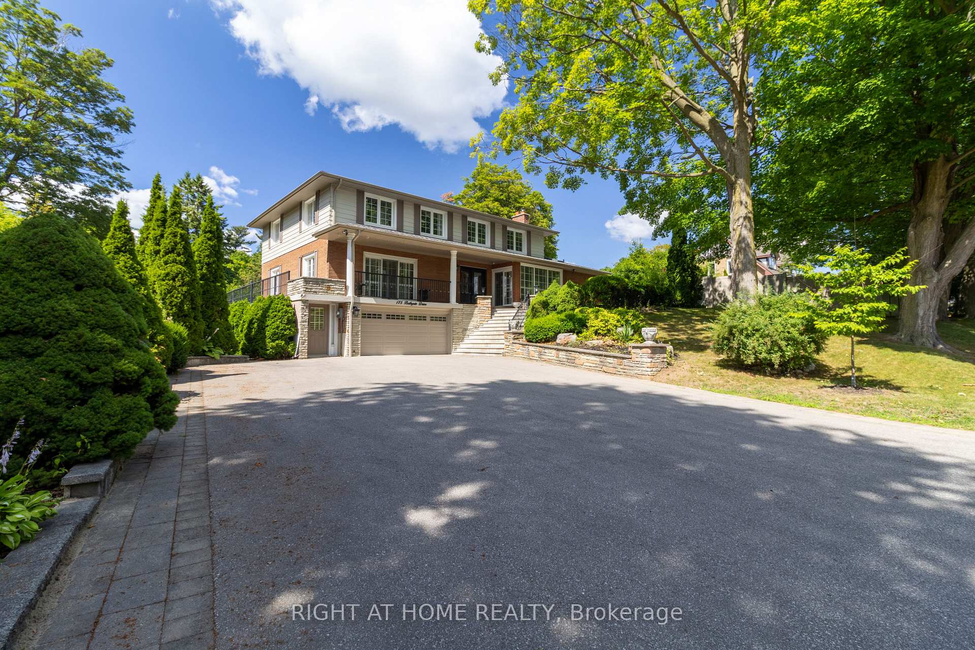 175 Bathgate Drive, Toronto, ON M1C 1T4