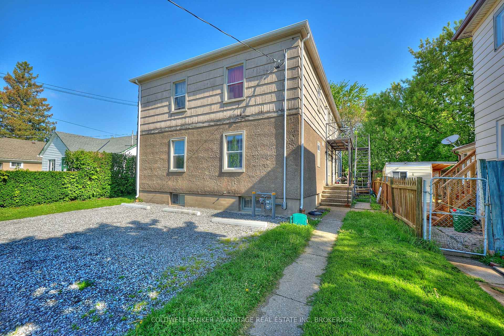 175 Pleasant Avenue E, St. Catharines, ON L2R 1Y6